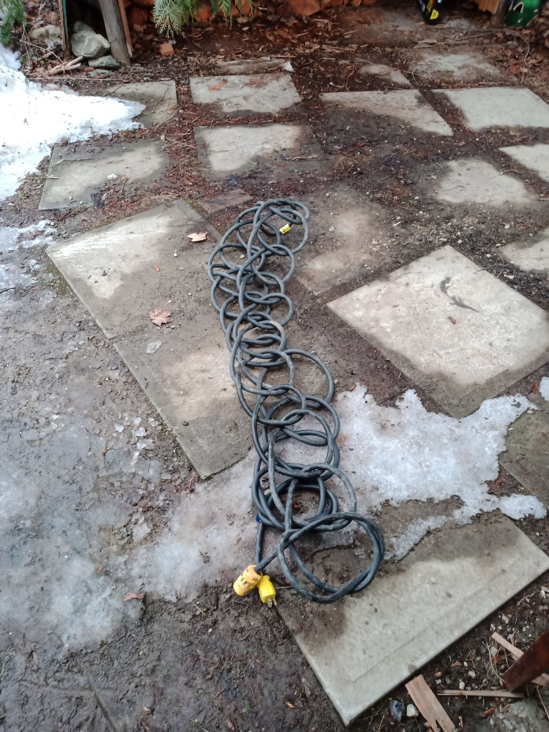 Paracord Daisy Chain : 7 Steps (with Pictures) - Instructables