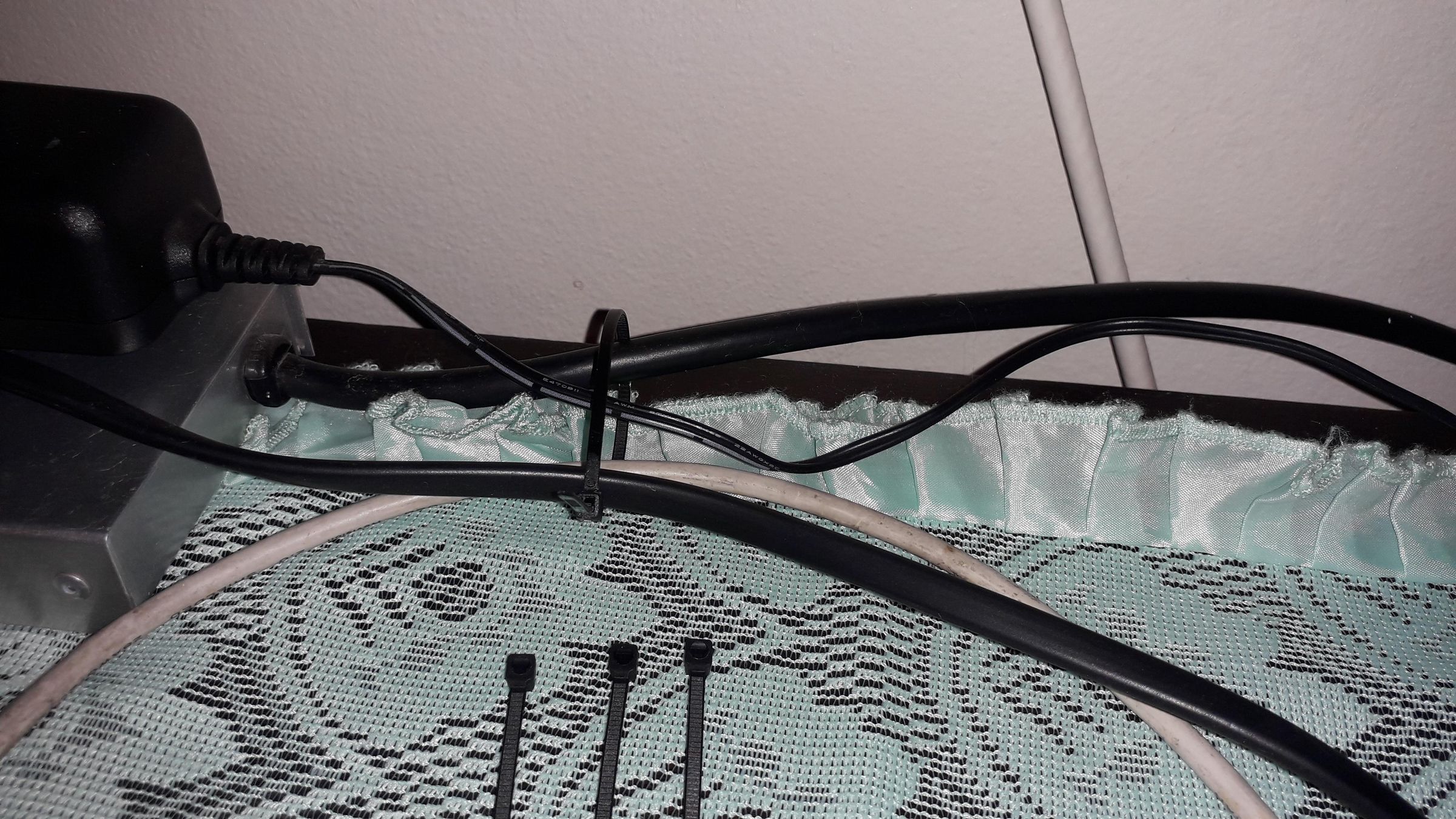 Zip Tie Cable Management : 8 Steps - Instructables