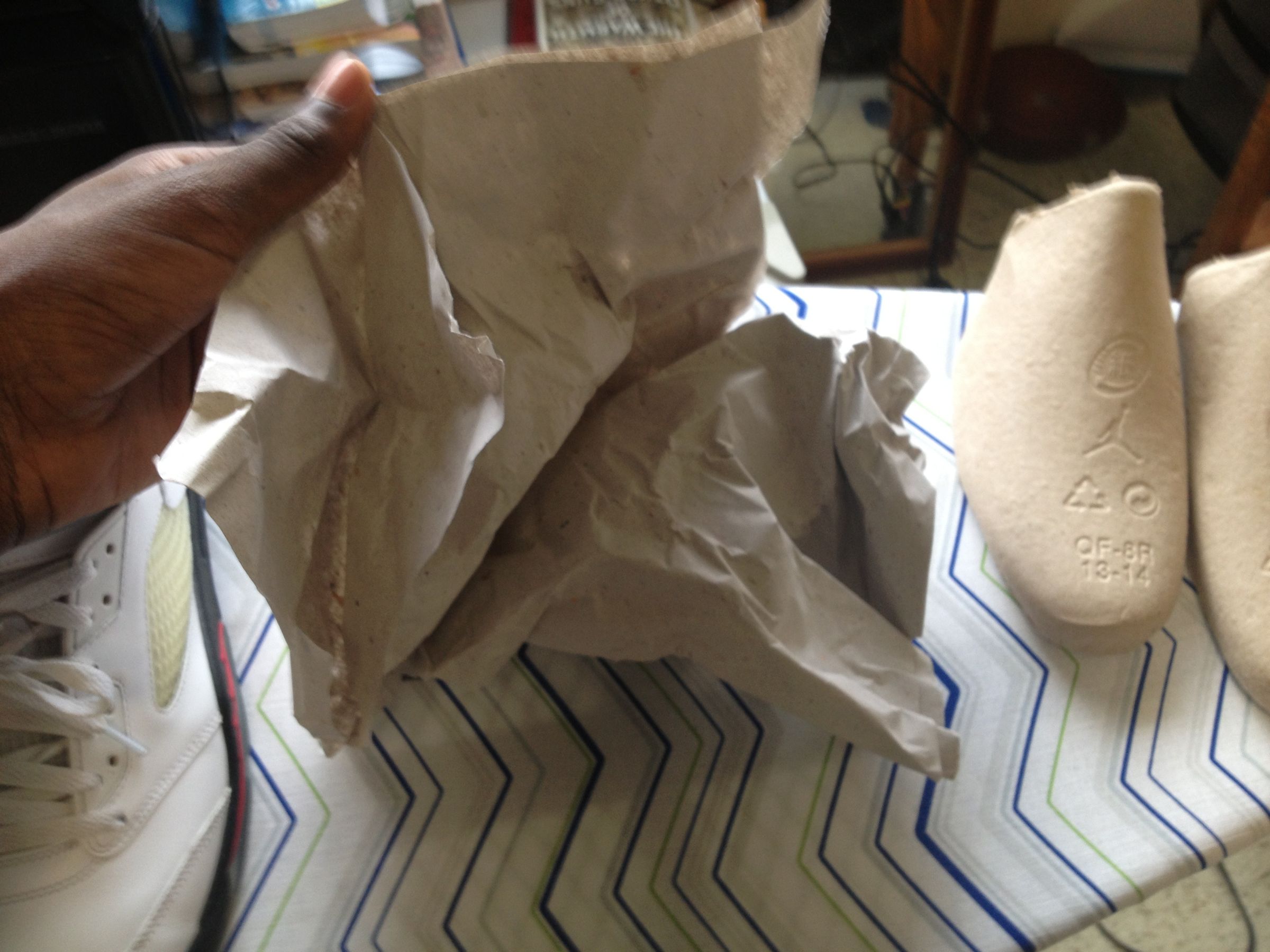 How to Uncrease Your Sneakers!! : 11 Steps (with Pictures) - Instructables