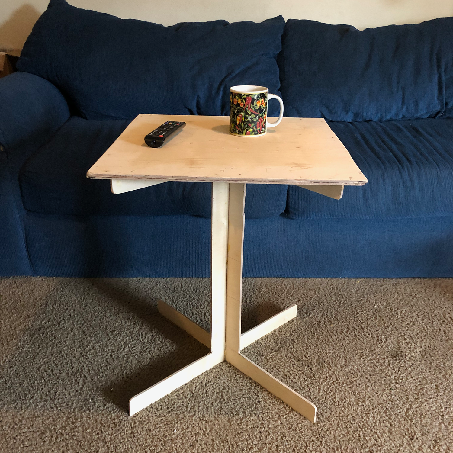 Table From a 2' X 4' Board : 6 Steps (with Pictures) - Instructables