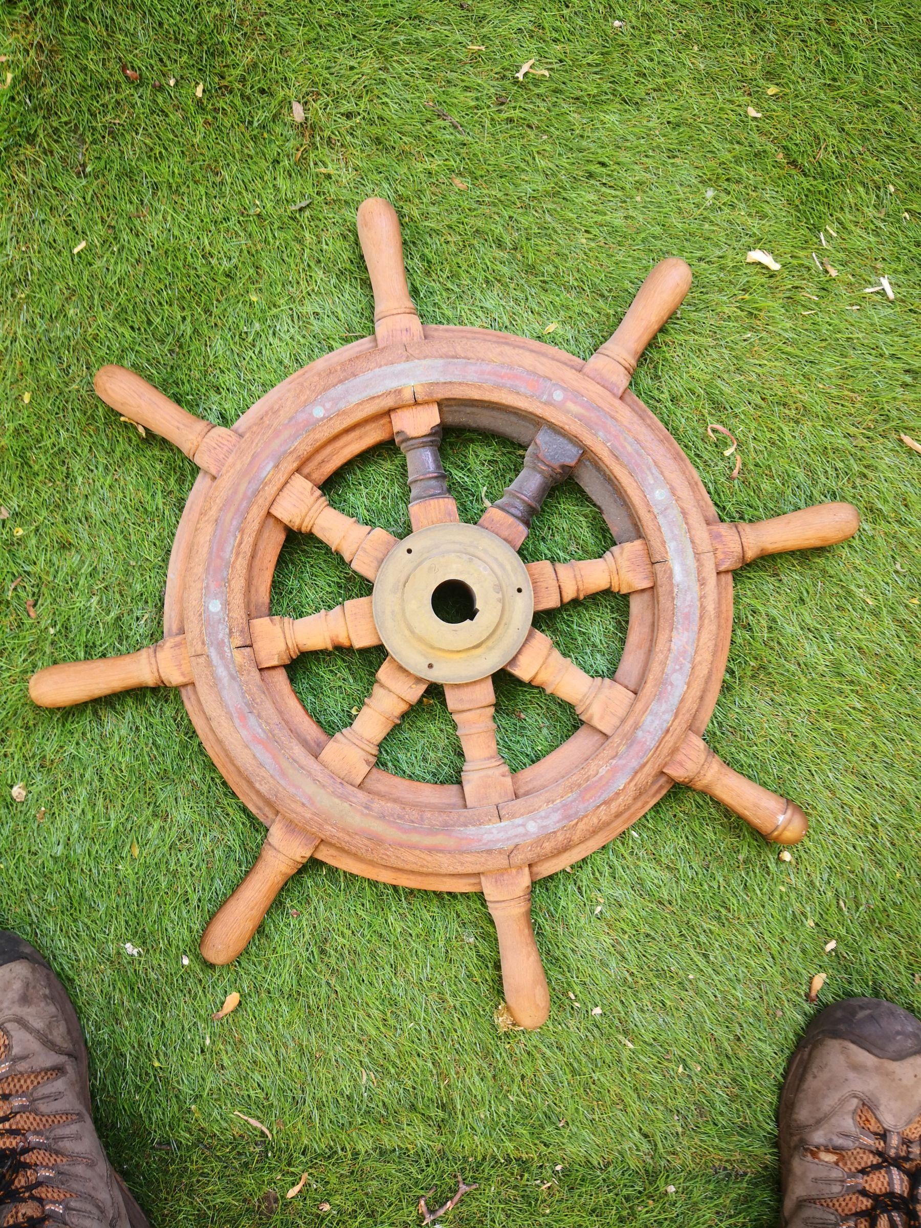 How to Wall Mount a Ship Wheel & Make It Spin! : 5 Steps (with Pictures ...