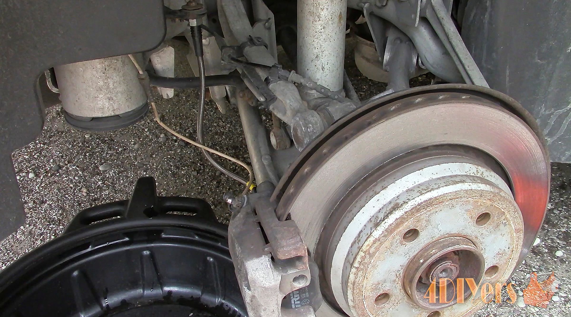 How to Do a Brake Fluid System Flush : 4 Steps (with Pictures ...