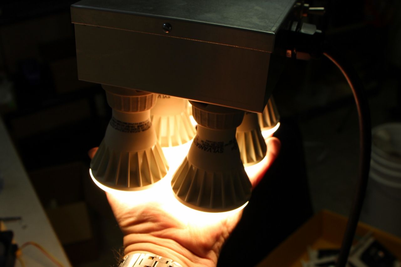 Build Your Own 3120 Lumen LED Grow Light : 18 Steps (with Pictures ...