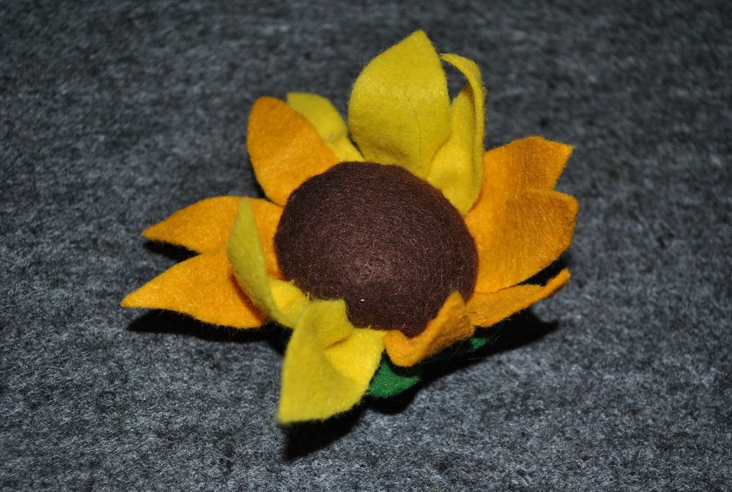 Felt Sunflowers : 4 Steps (with Pictures) - Instructables