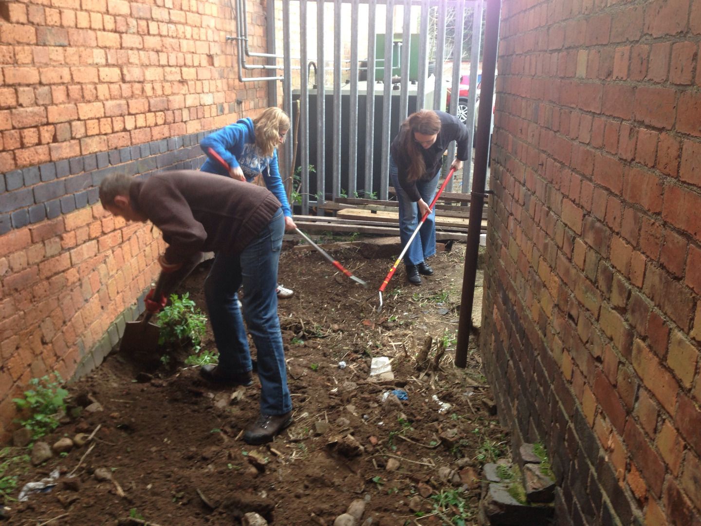 Waste Ground to Makerspace Woodworking Area : 8 Steps (with Pictures ...