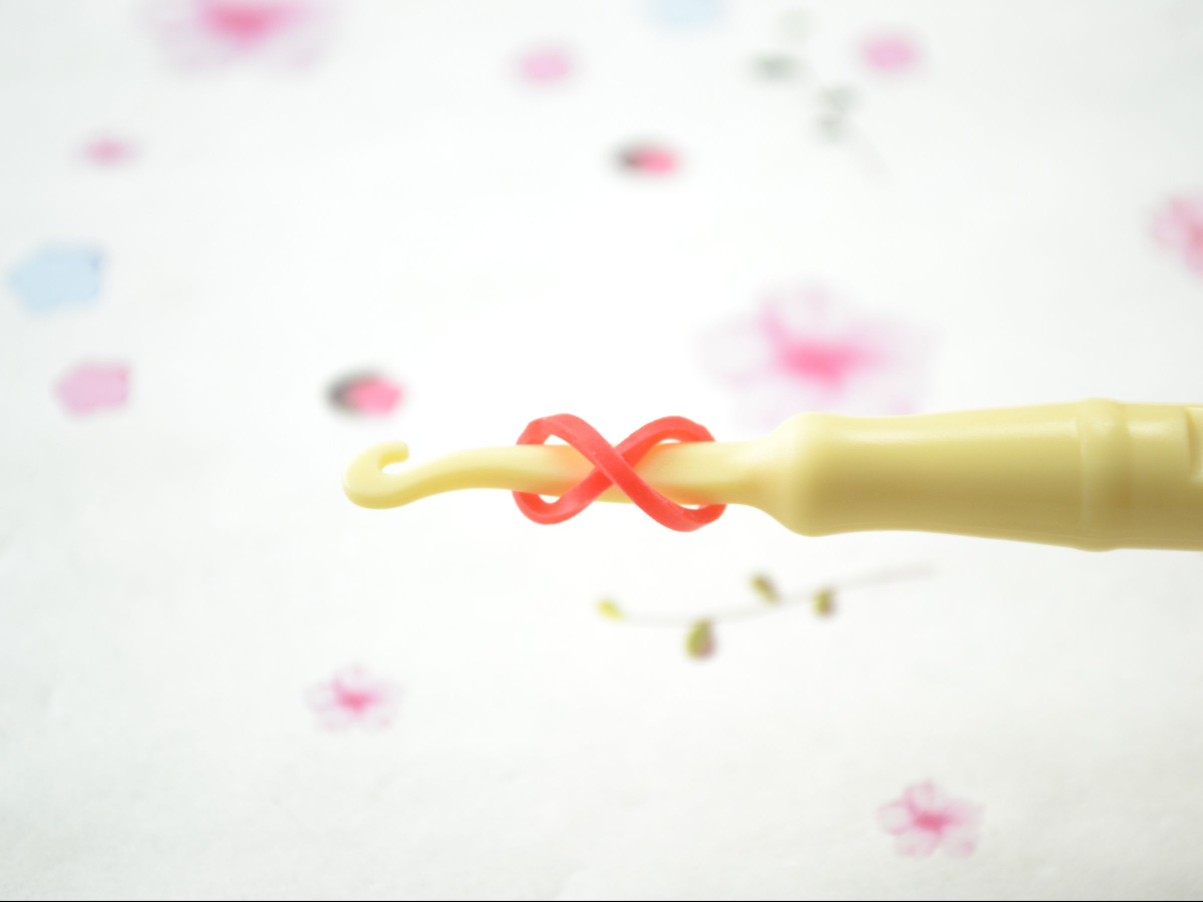 2 Steps Tutorial to Make Simple Rubber Band Cross Earrings Without a ...