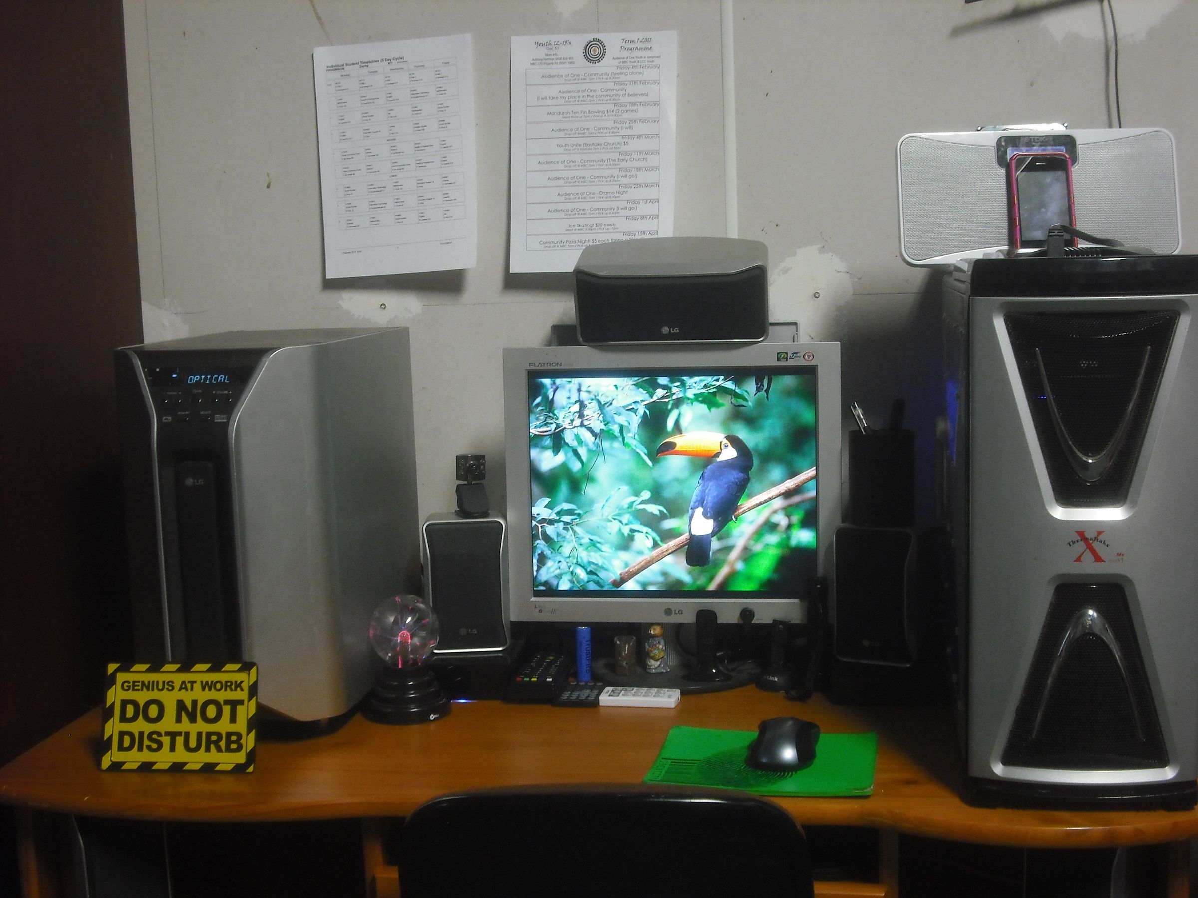 My Awesome PC Workspace : 3 Steps - Instructables