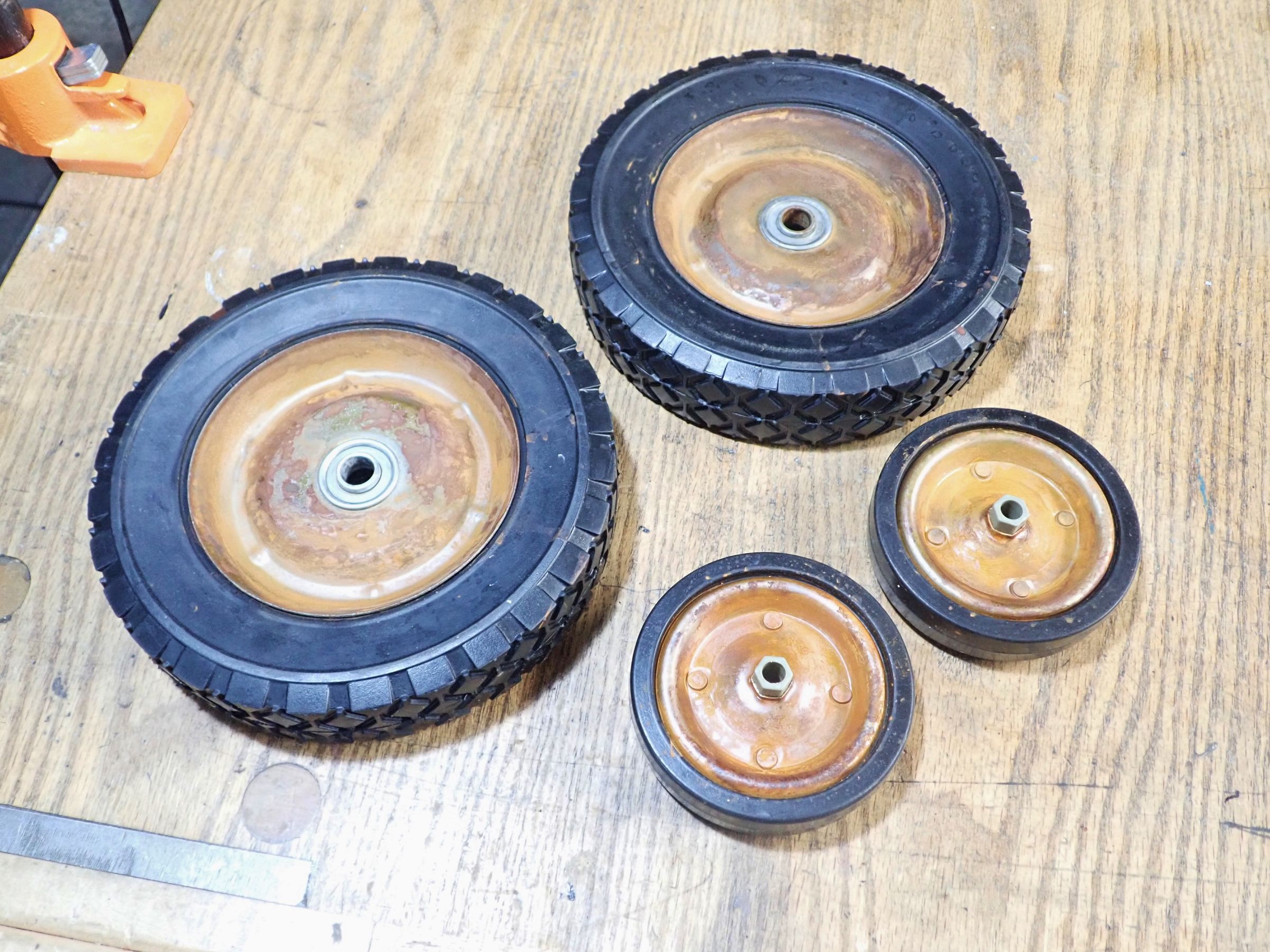 How to Make a Sewing Machine Tractor : 21 Steps (with Pictures ...