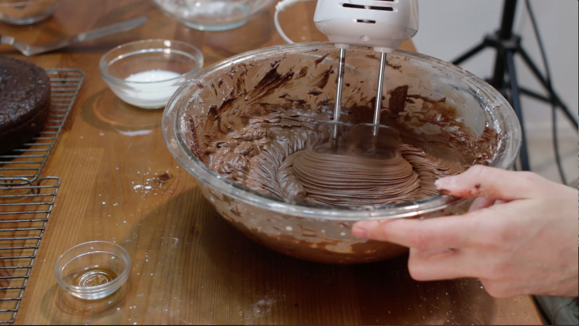 Easy Moist Chocolate Cake : 10 Steps (with Pictures) - Instructables