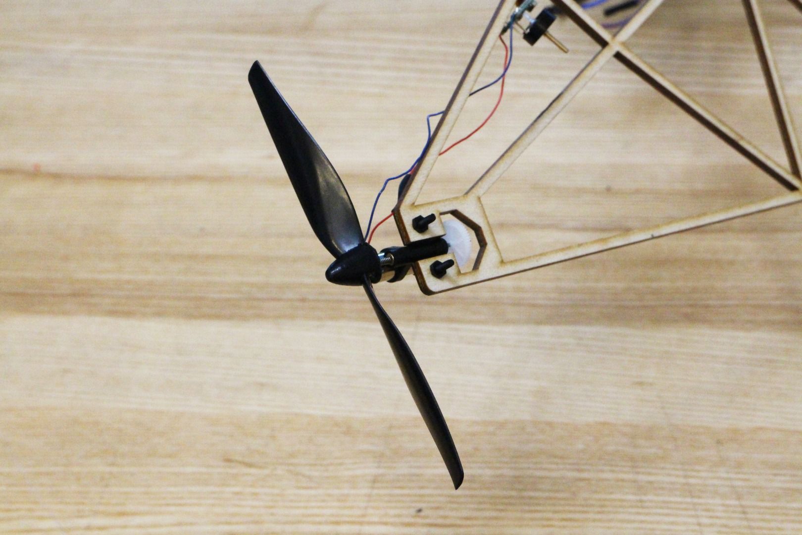 Miniature Autonomous Blimp : 13 Steps (with Pictures) - Instructables