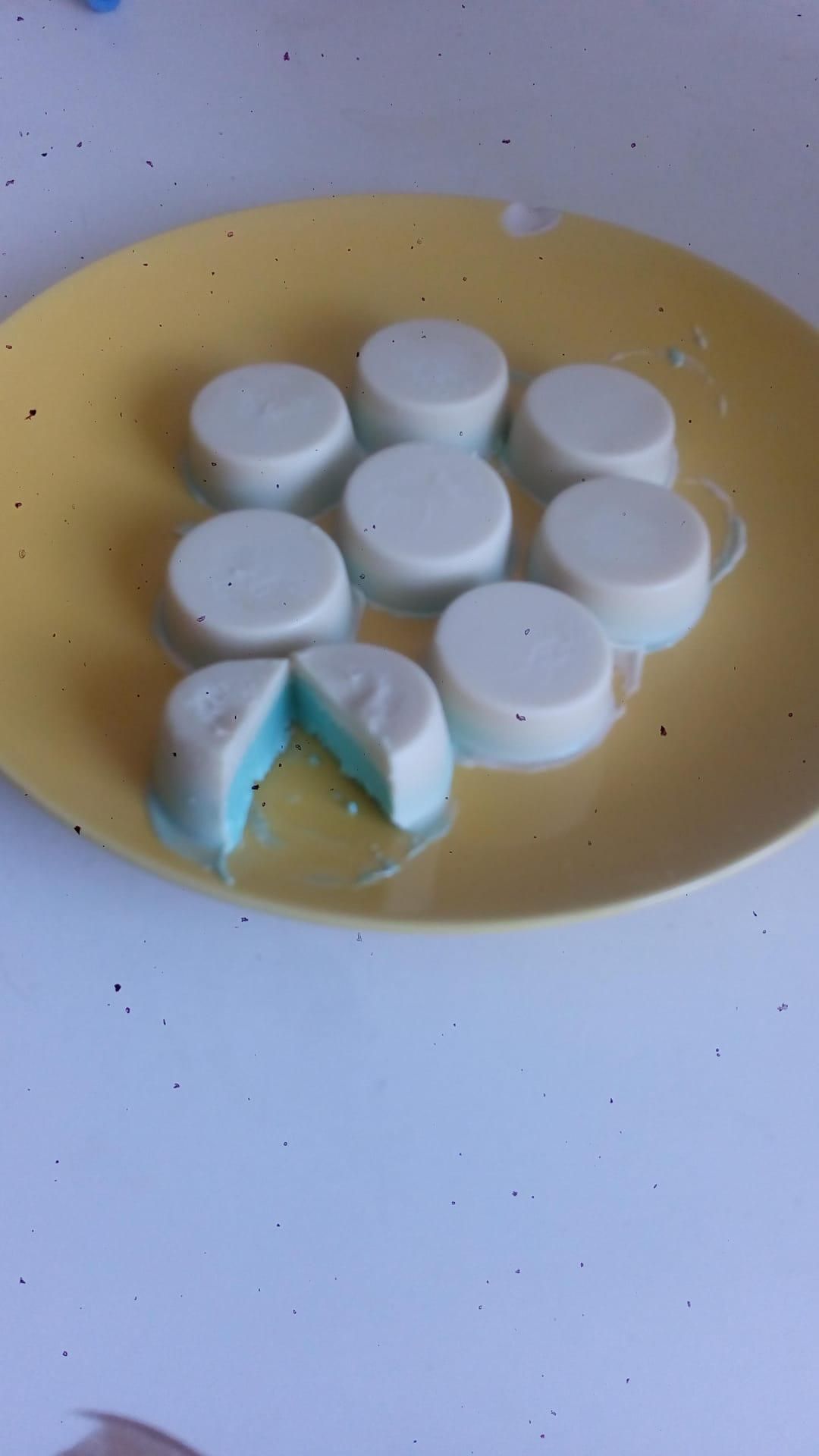 Blue and White Bon Bons : 5 Steps - Instructables