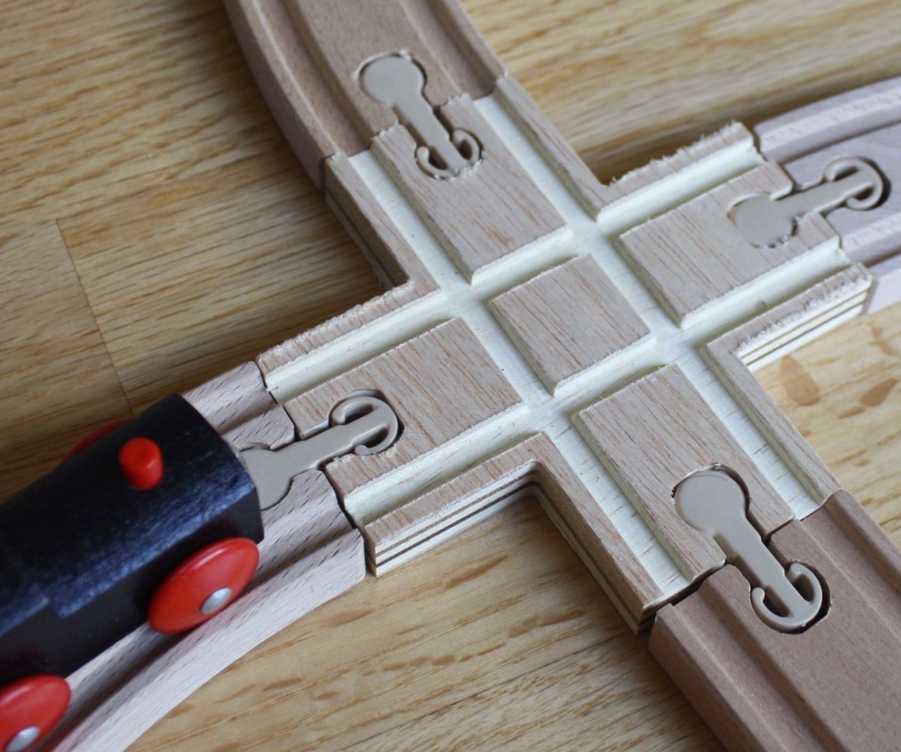 Custom Wooden Train Track X-crossing : 4 Steps (with Pictures ...