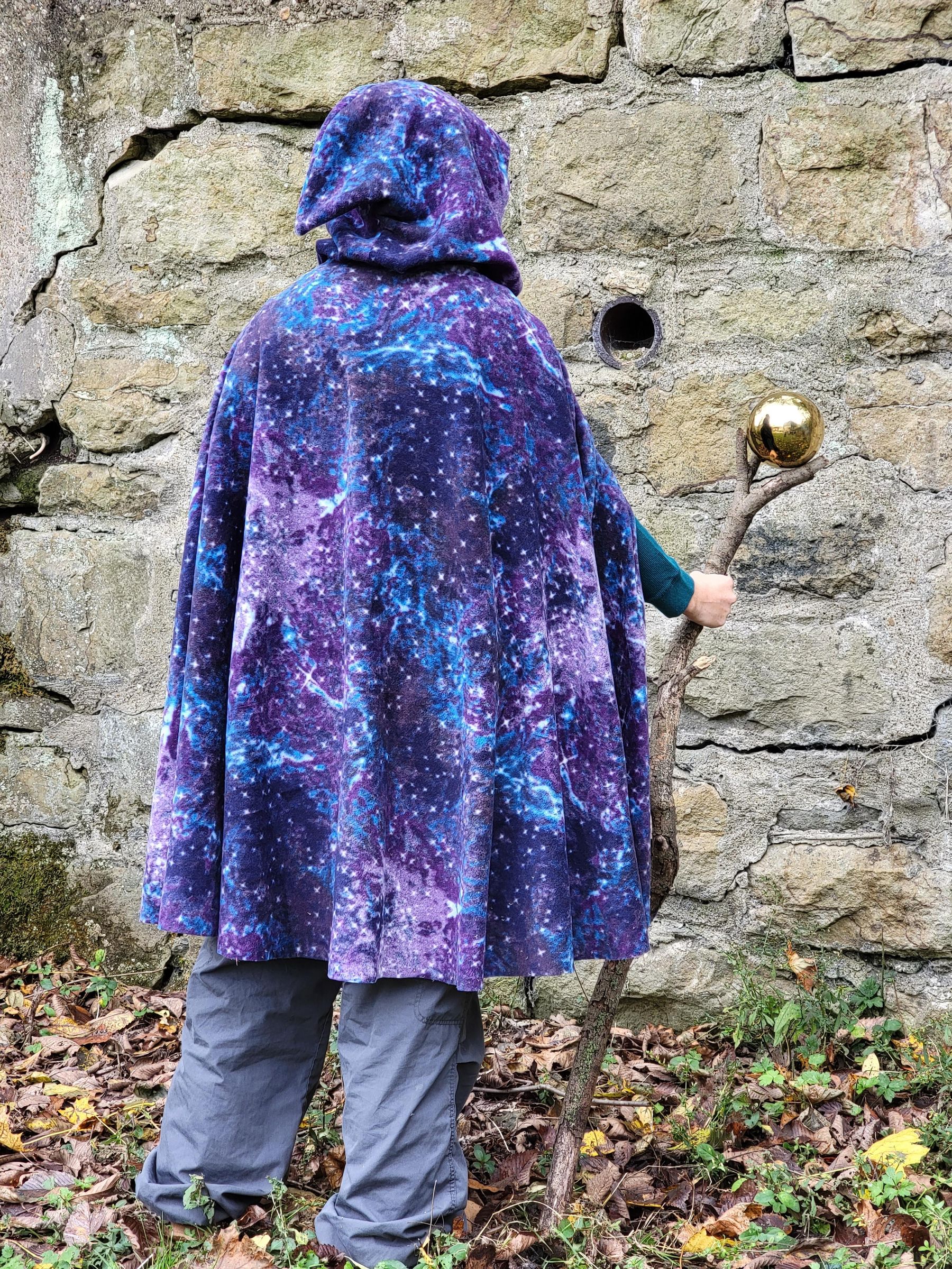 An Easy Costume Cloak : 3 Steps (with Pictures) - Instructables