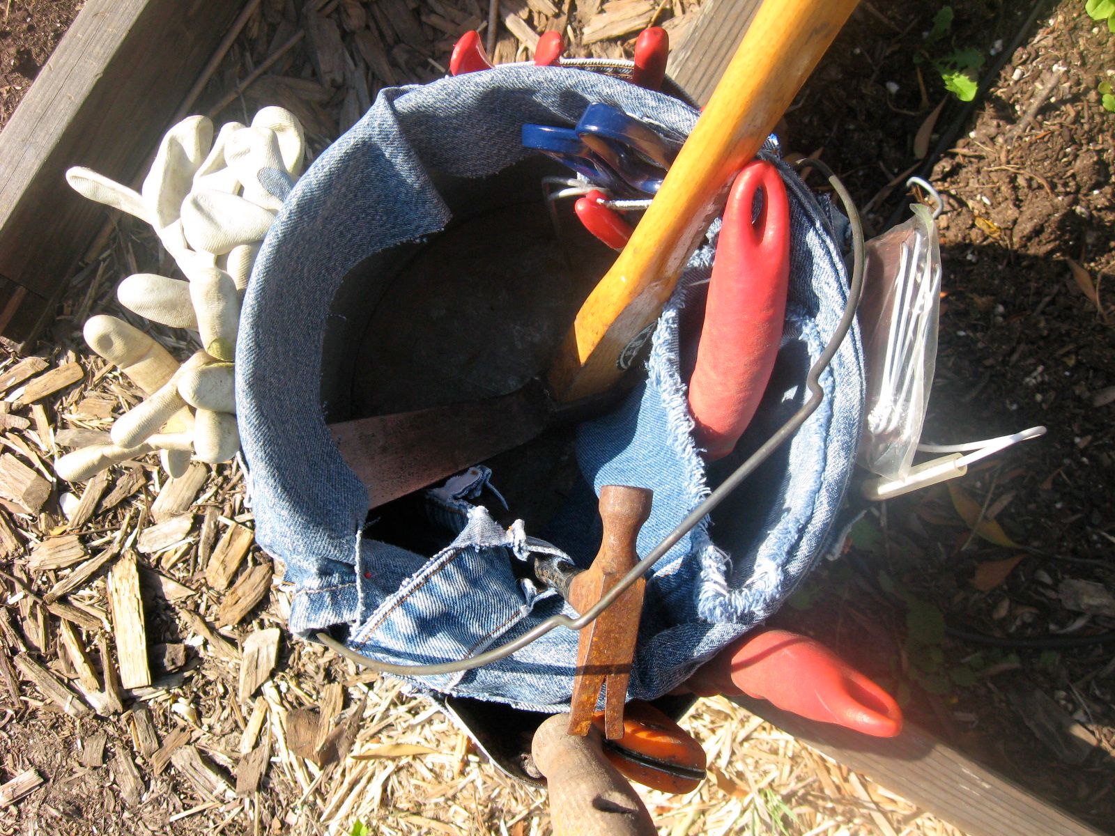 Garden Tool Bucket Caddy : 4 Steps - Instructables