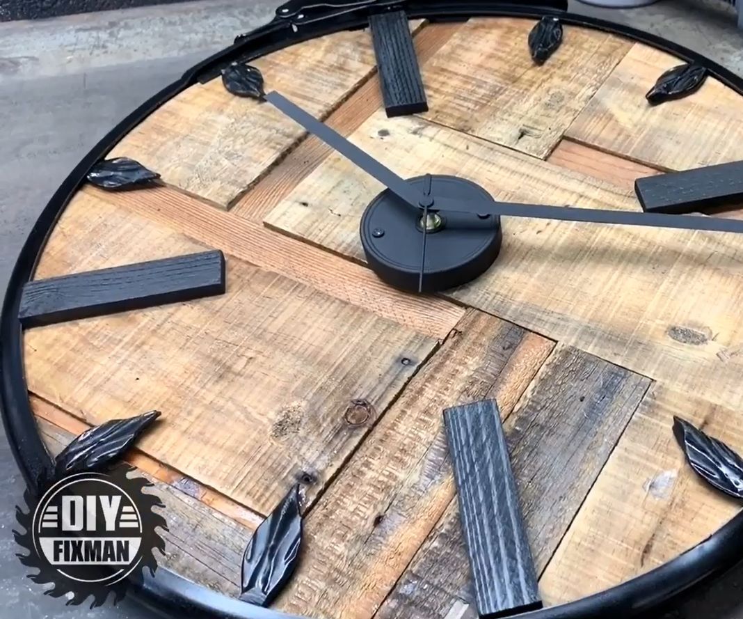 How to Build a Wall Clock Using Only Recycled Materials : 14 Steps ...