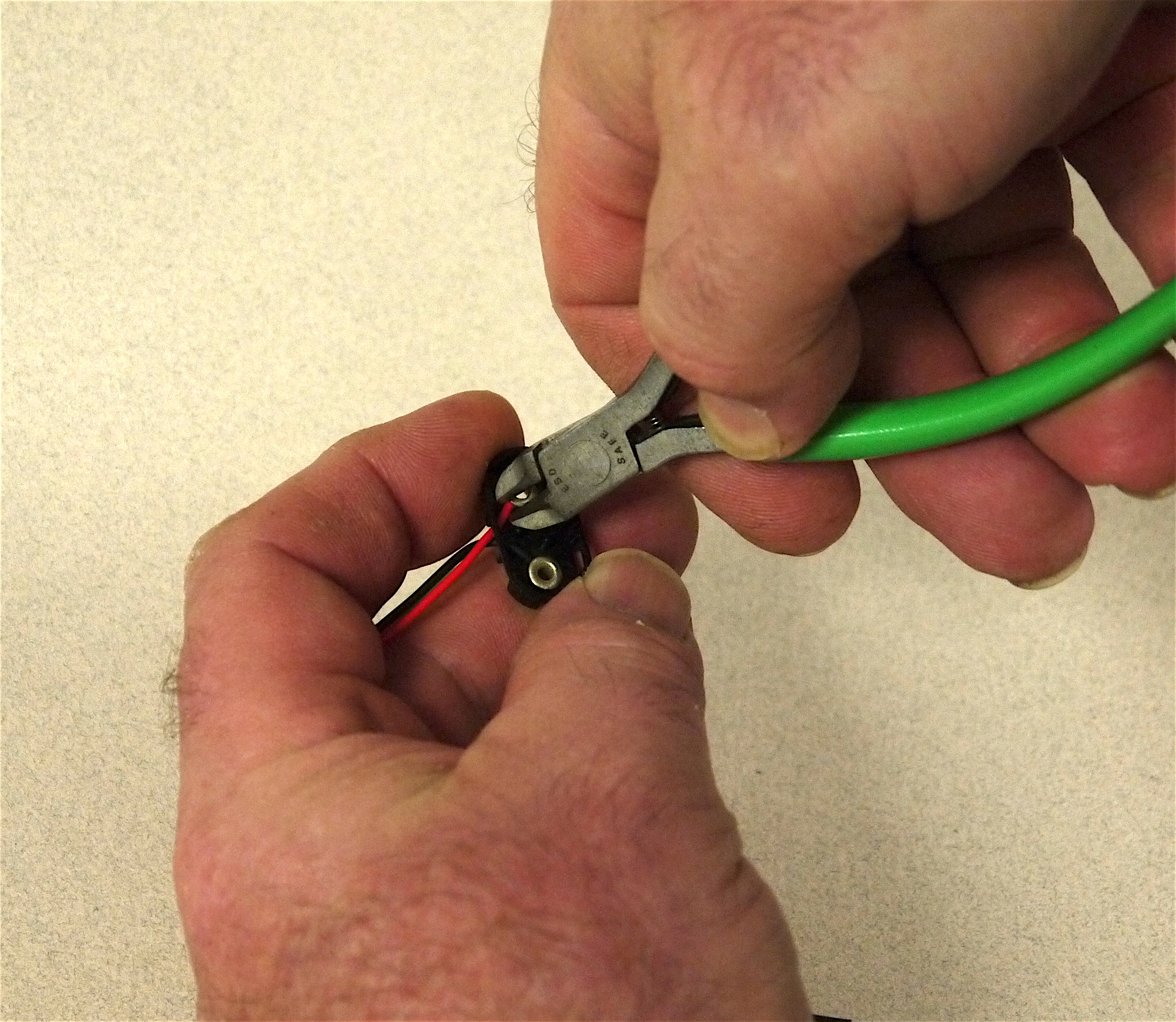 9V LED Flashlight : 15 Steps (with Pictures) - Instructables