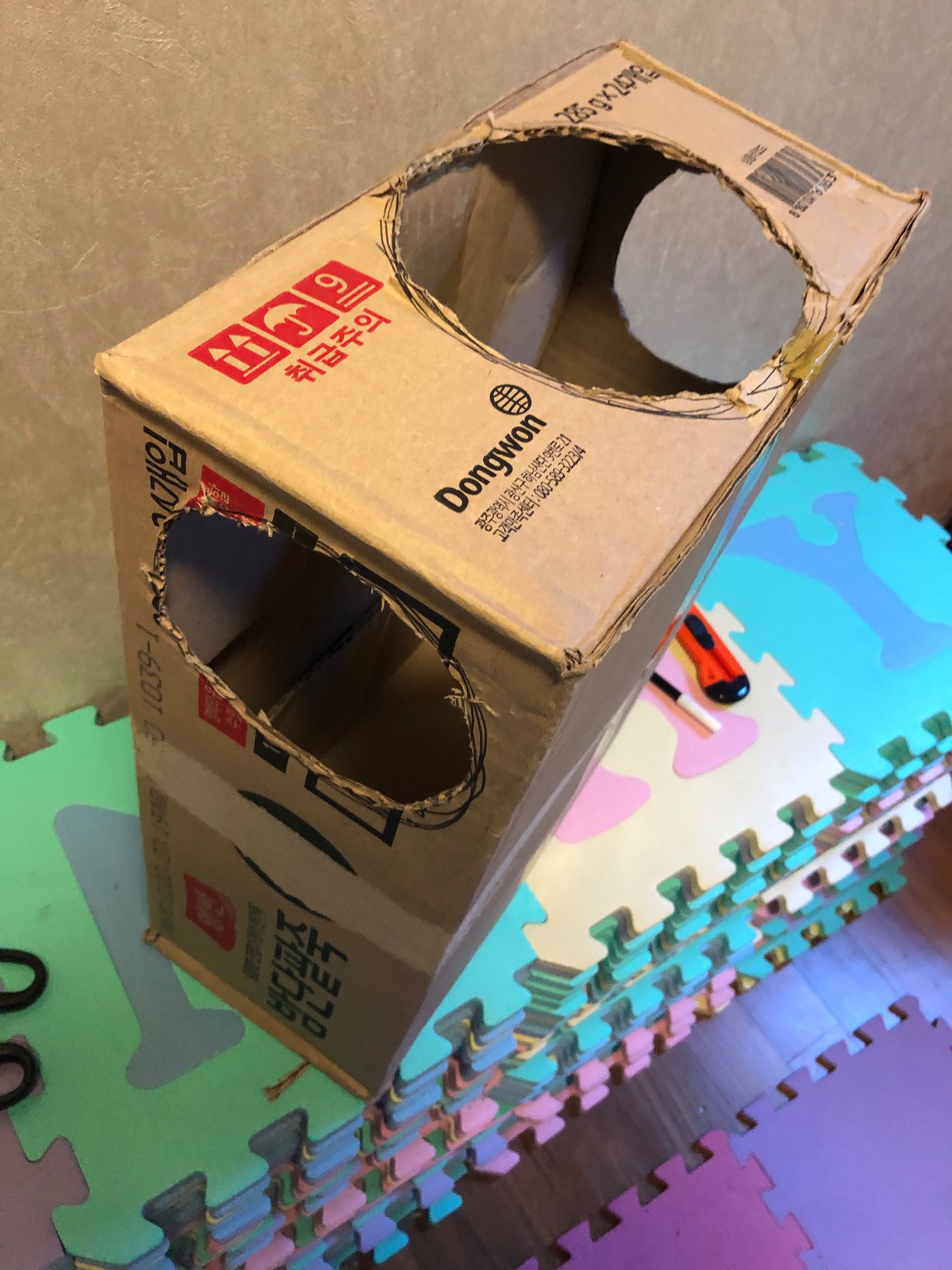Simple Box Costume : 4 Steps - Instructables
