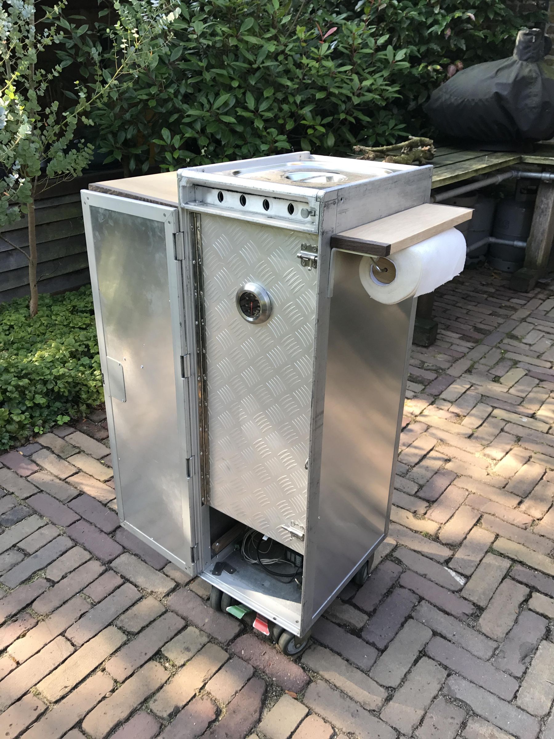 Aviation Trolley Barbecue Smoker With a Twist : 4 Steps (with Pictures ...
