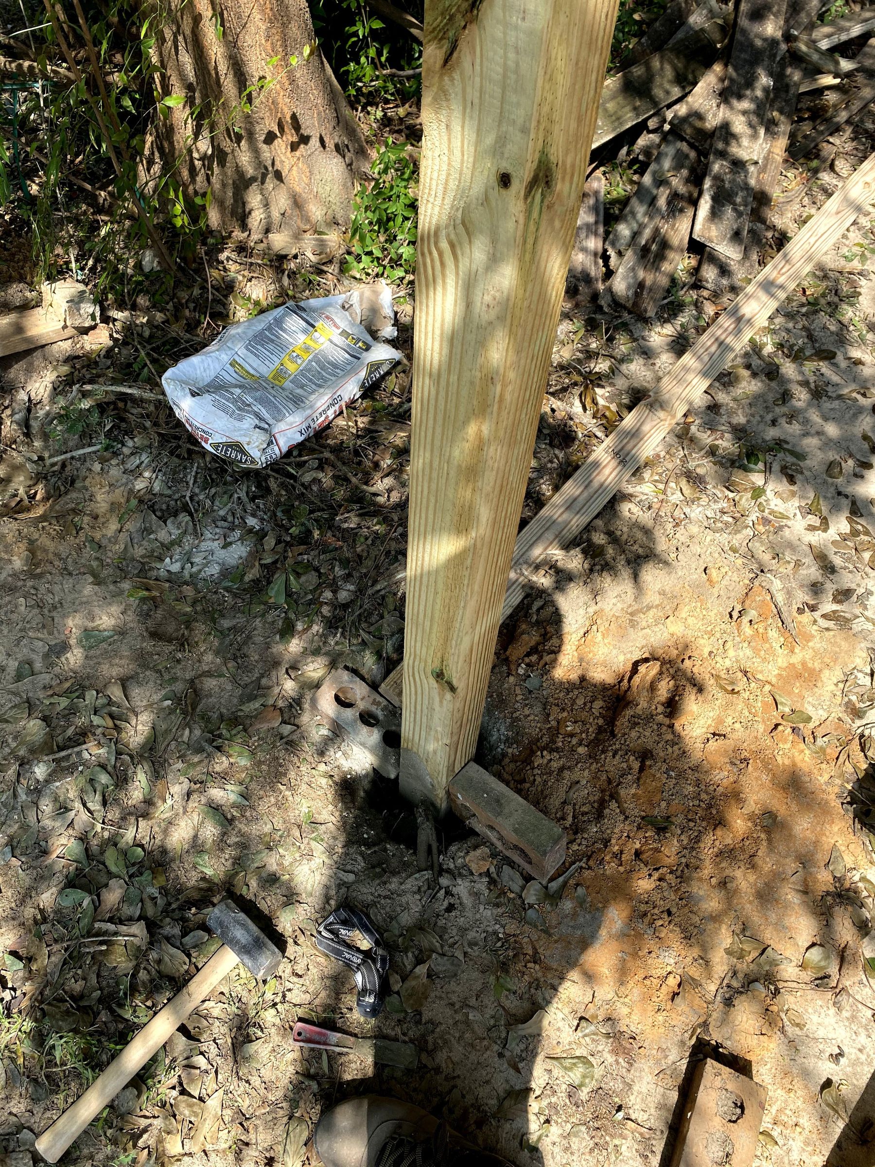Build a Dog-Ear Fence From Scratch : 5 Steps (with Pictures ...