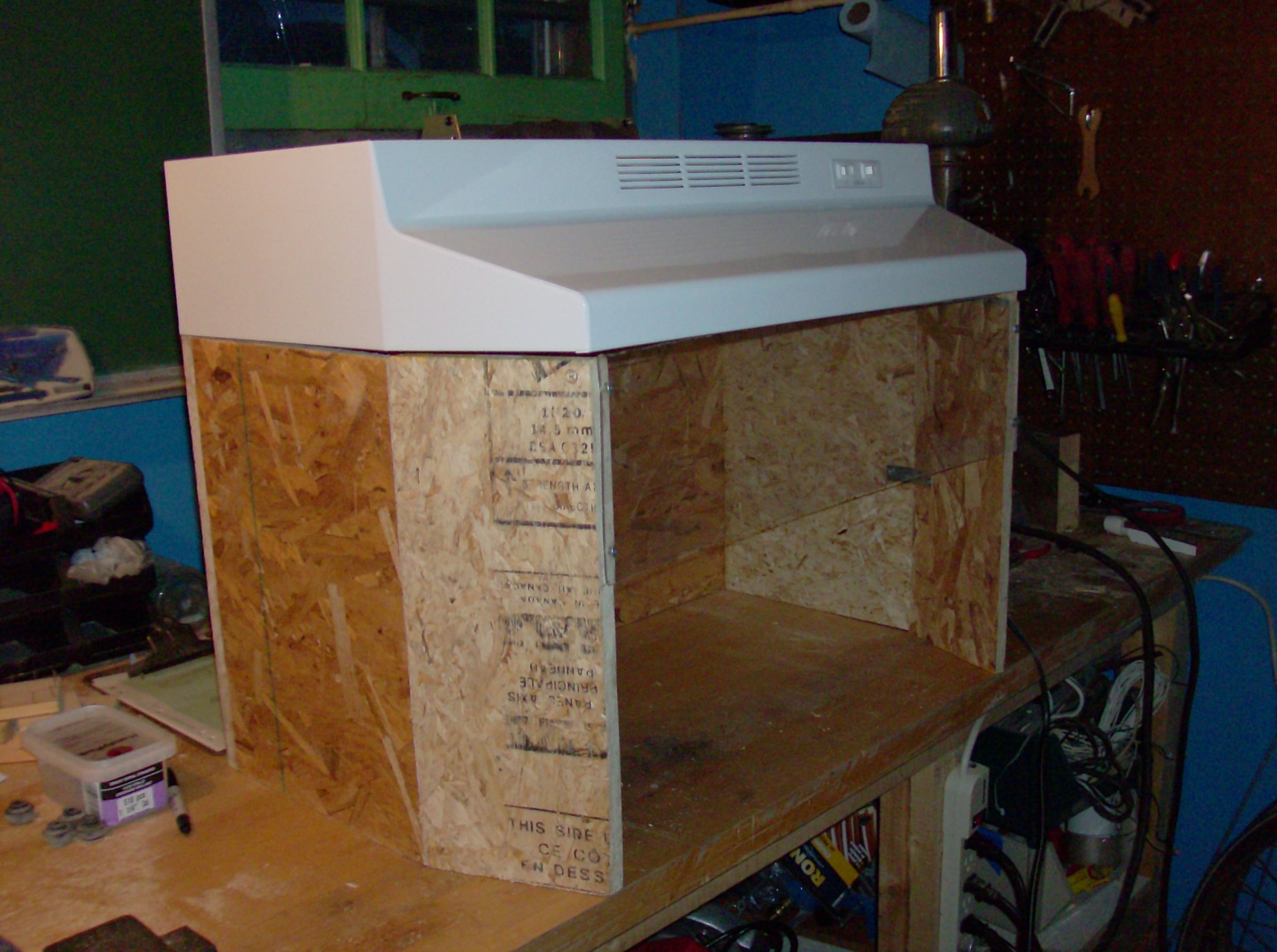Building a Small Fume Hood for Stinky Projects : 9 Steps (with Pictures ...