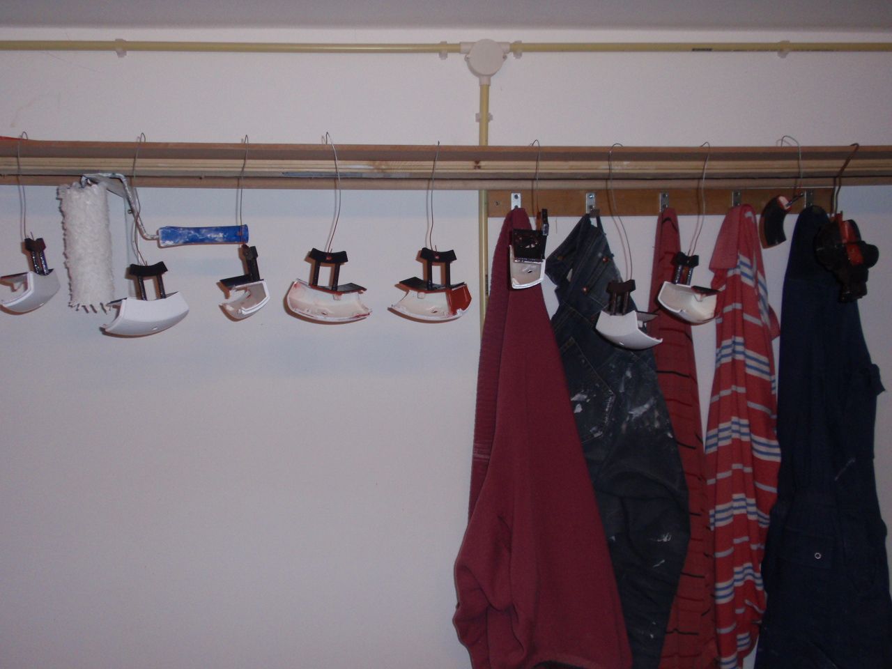 A Fully 3D Printable GlaDOS Robotic Ceiling Arm Lamp : 11 Steps (with ...