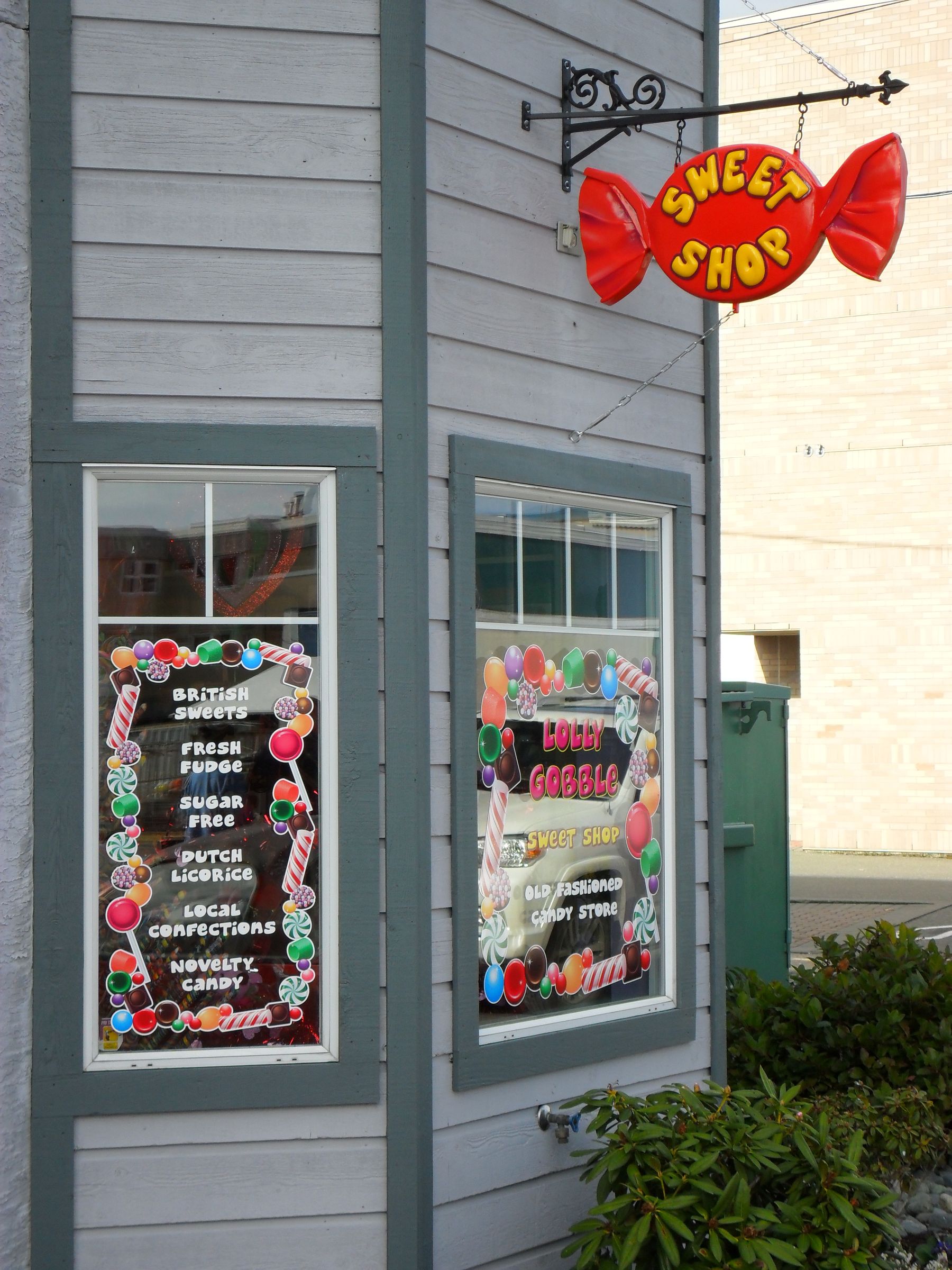Large Wrapped Candy Sign - Instructables