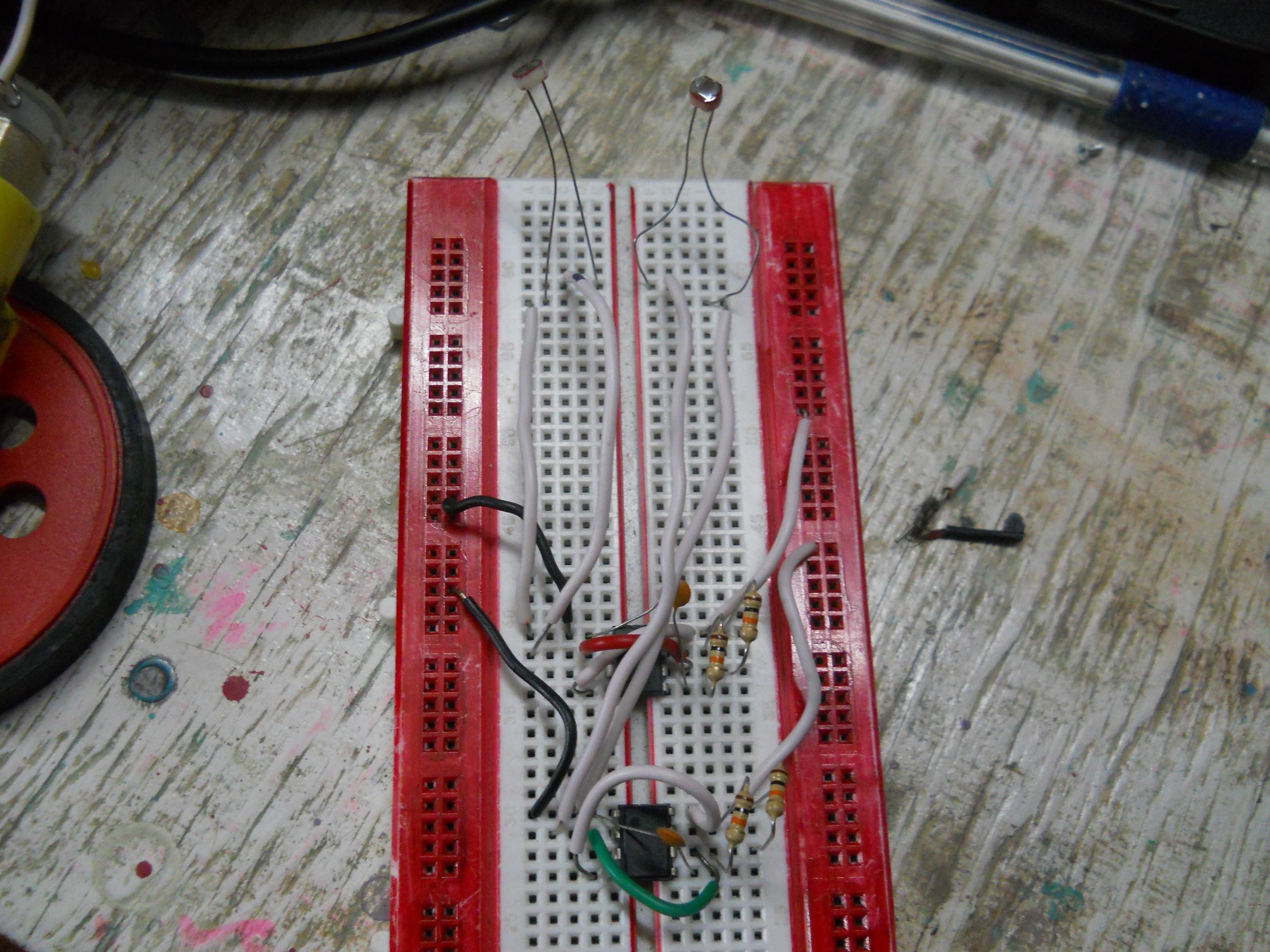 555 Timer Based Light Seeking Robot : 9 Steps - Instructables