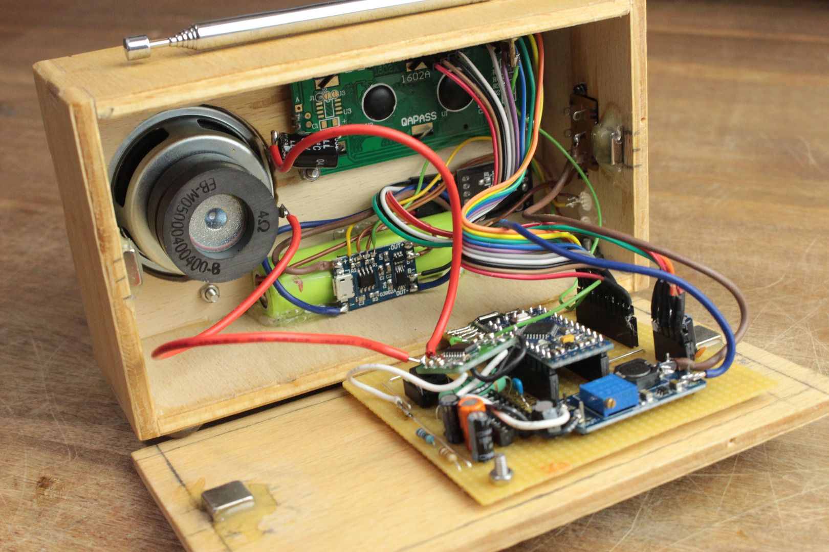 Make Your Own FM Radio : 6 Steps (with Pictures) - Instructables