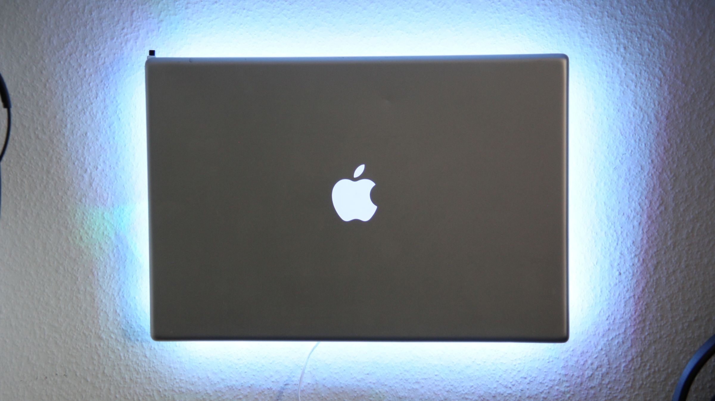 Cool Looking Lamp Made Out of Broken Laptop : 3 Steps - Instructables