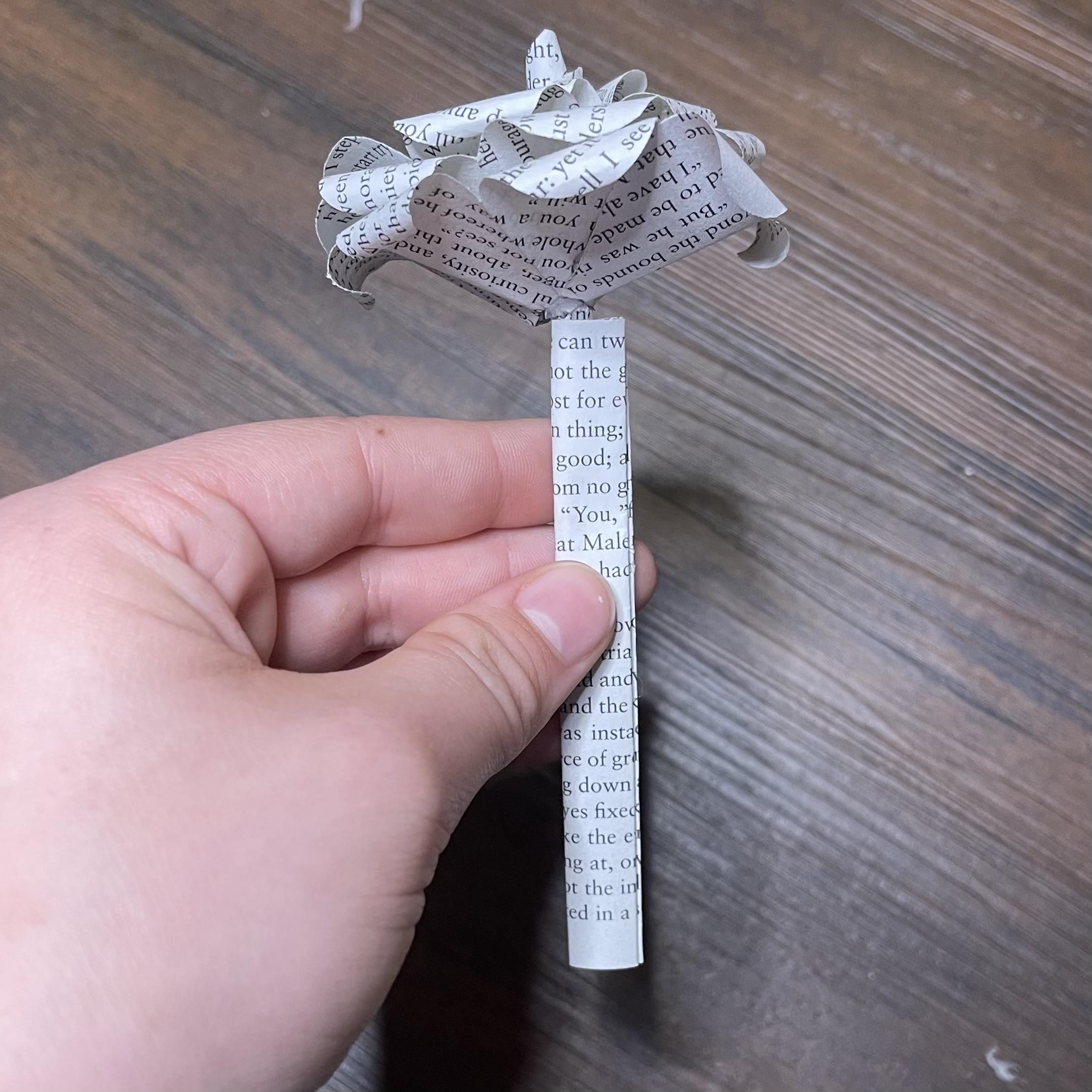 Book Paper Rose Bookmark : 8 Steps (with Pictures) - Instructables