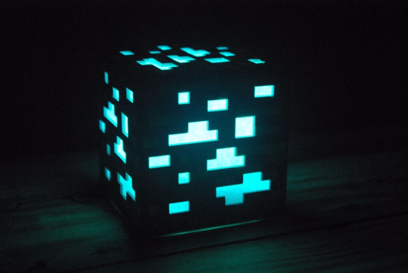 Minecraft Rainbow Ore Lamp : 6 Steps - Instructables