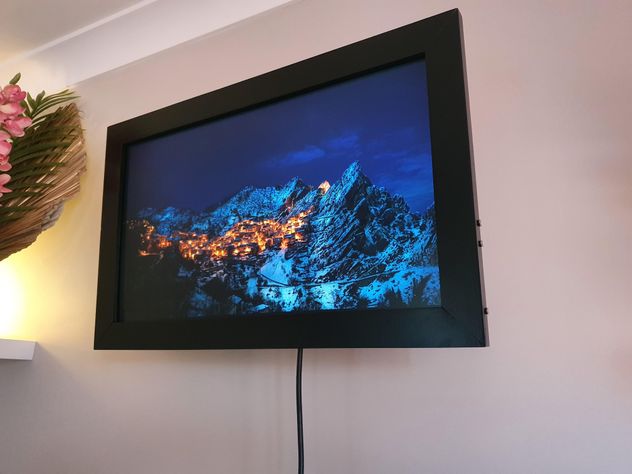 DIY Raspberry Pi 24" Digital Picture Photo Frame : 14 Steps (with ...