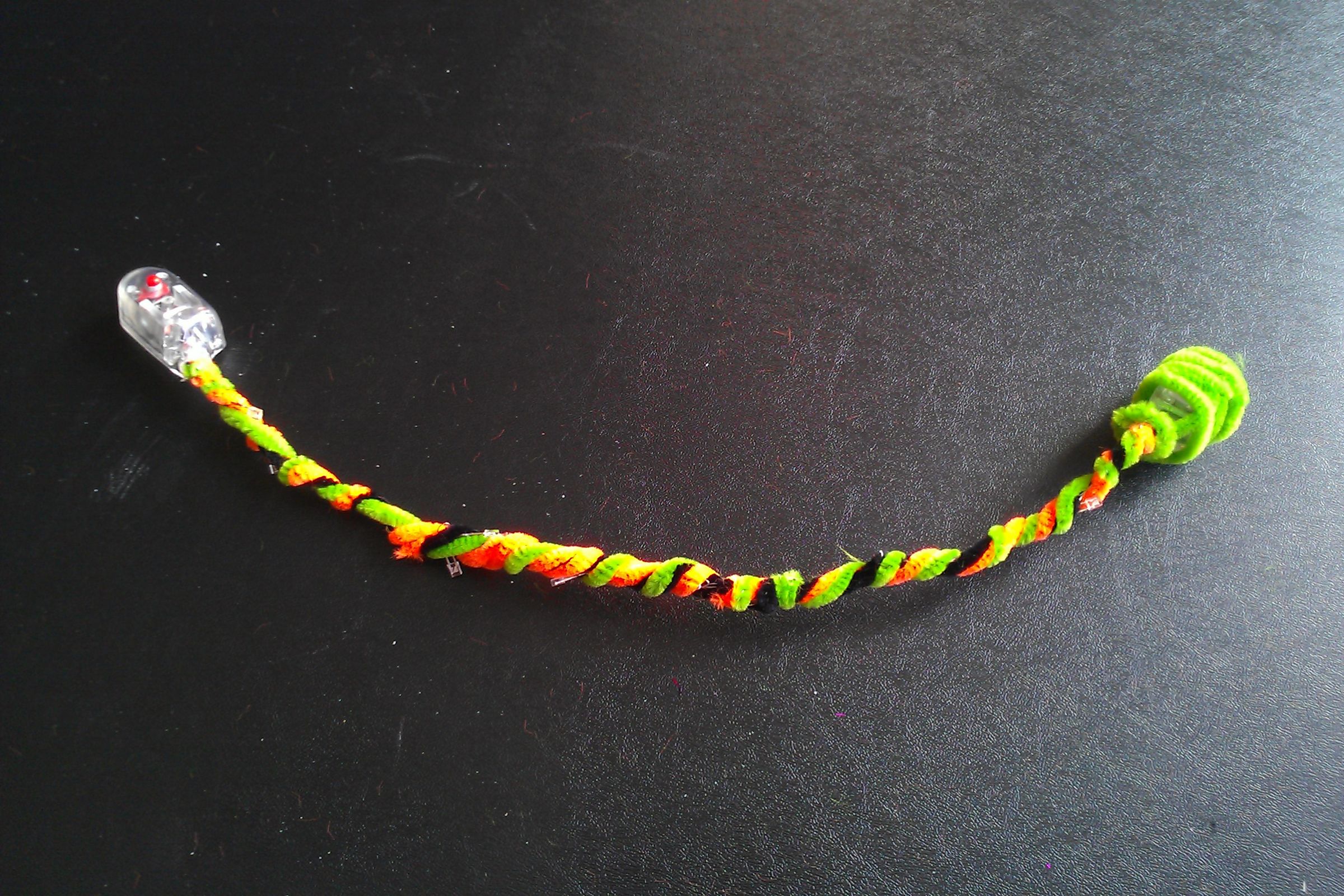 Halloween Light-Up Pipe Cleaner Necklace : 5 Steps - Instructables