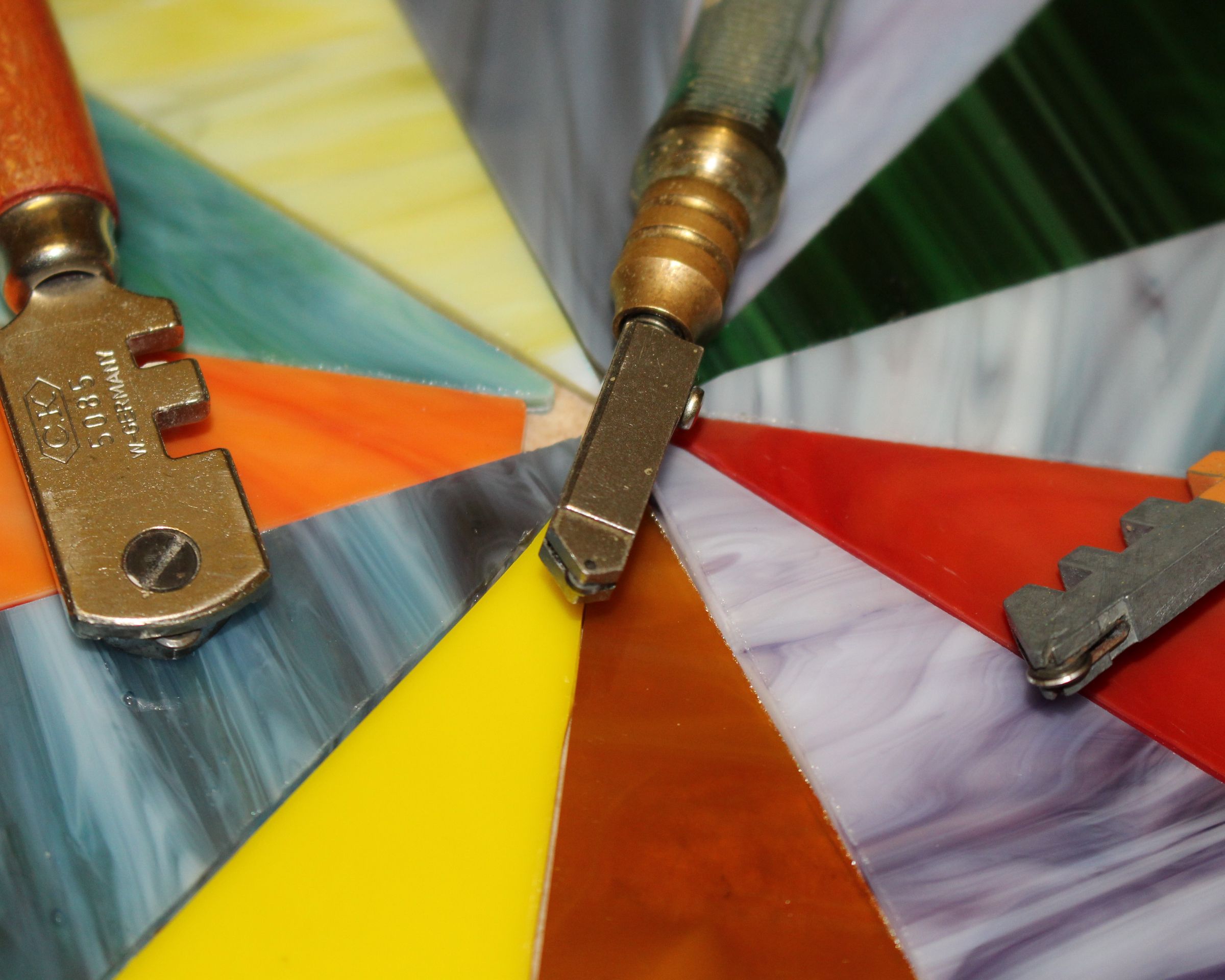 How to CUT GLASS. : 7 Steps (with Pictures) - Instructables
