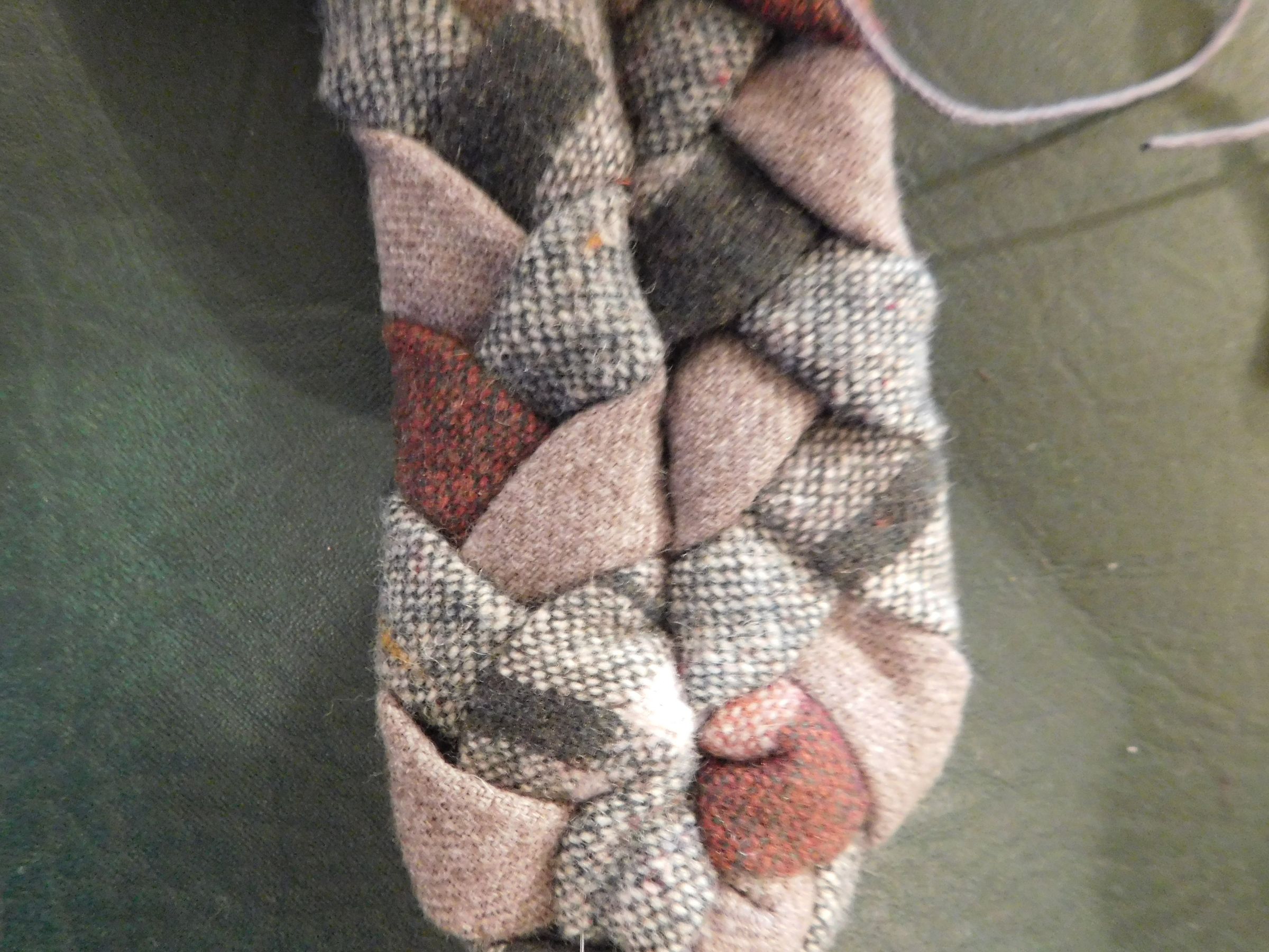 Heirloom Wool Cloth Braided Rug : 7 Steps (with Pictures) - Instructables