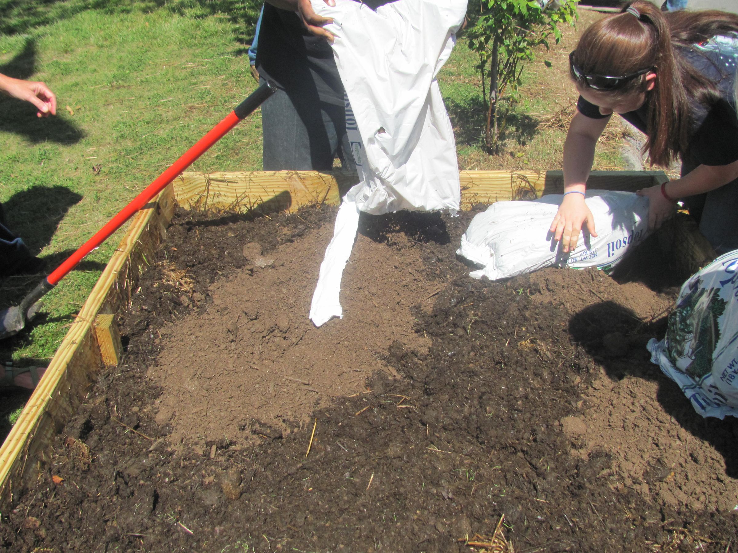 Lasagna Garden From Start to Finish. By: SHS! : 10 Steps - Instructables