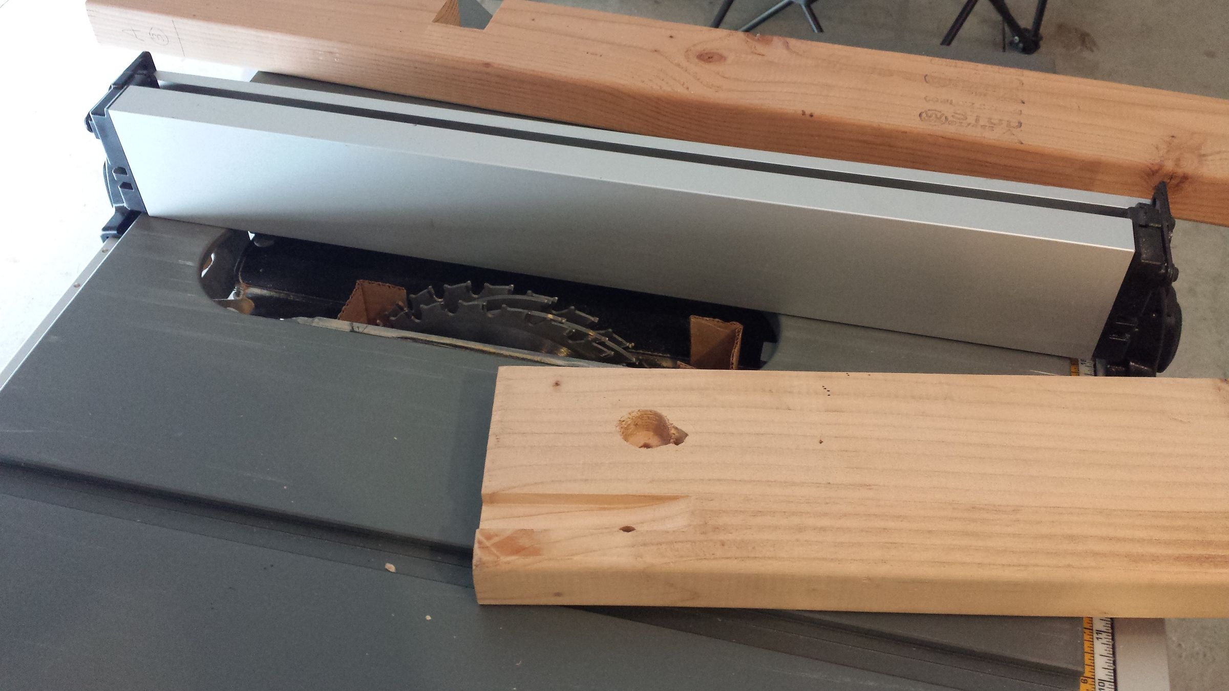 Simple Plywood Cutting Table / Work Table (Updated) : 6 Steps (with ...