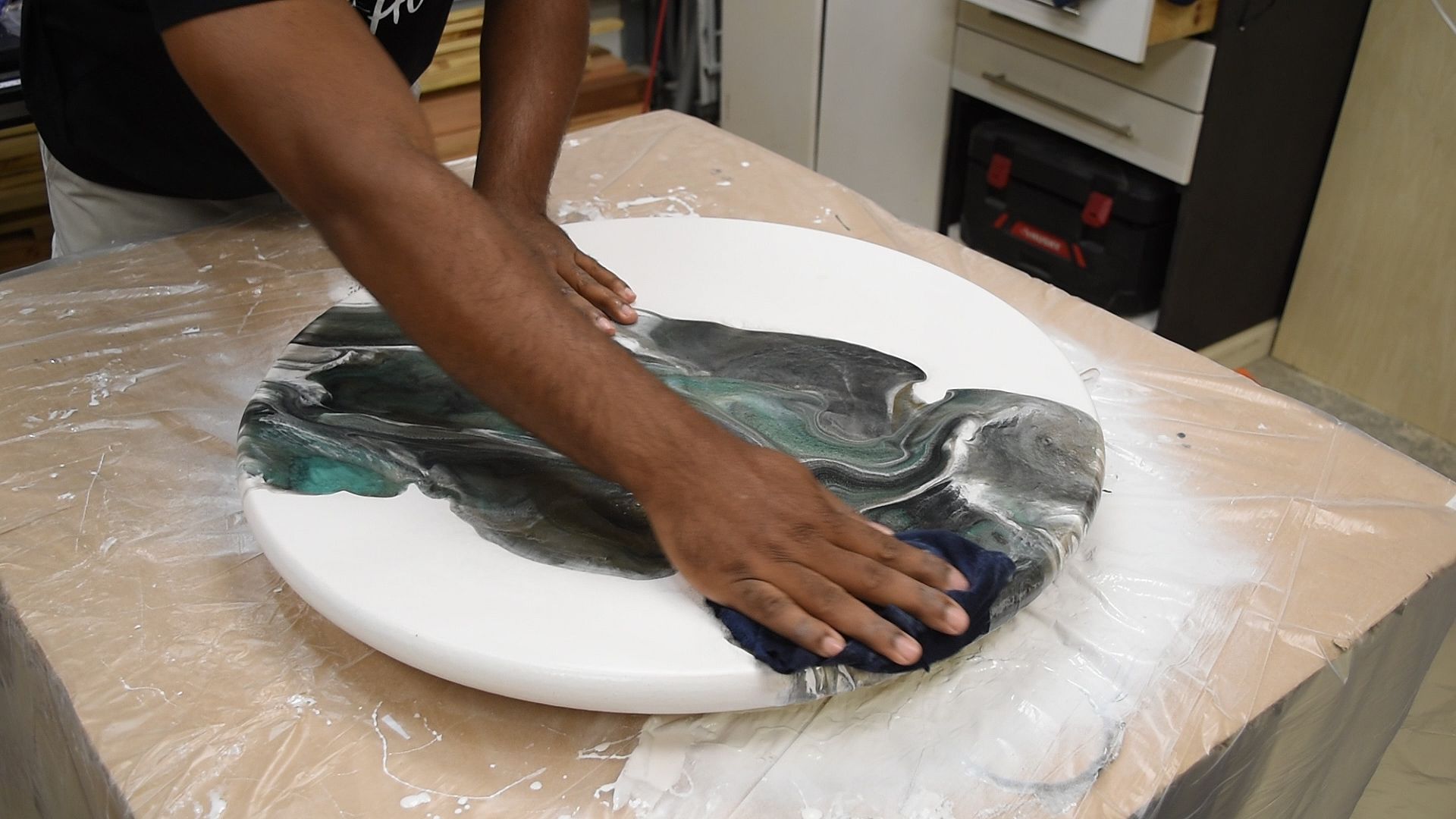 How to Make an Epoxy Resin Tabletop : 8 Steps (with Pictures ...