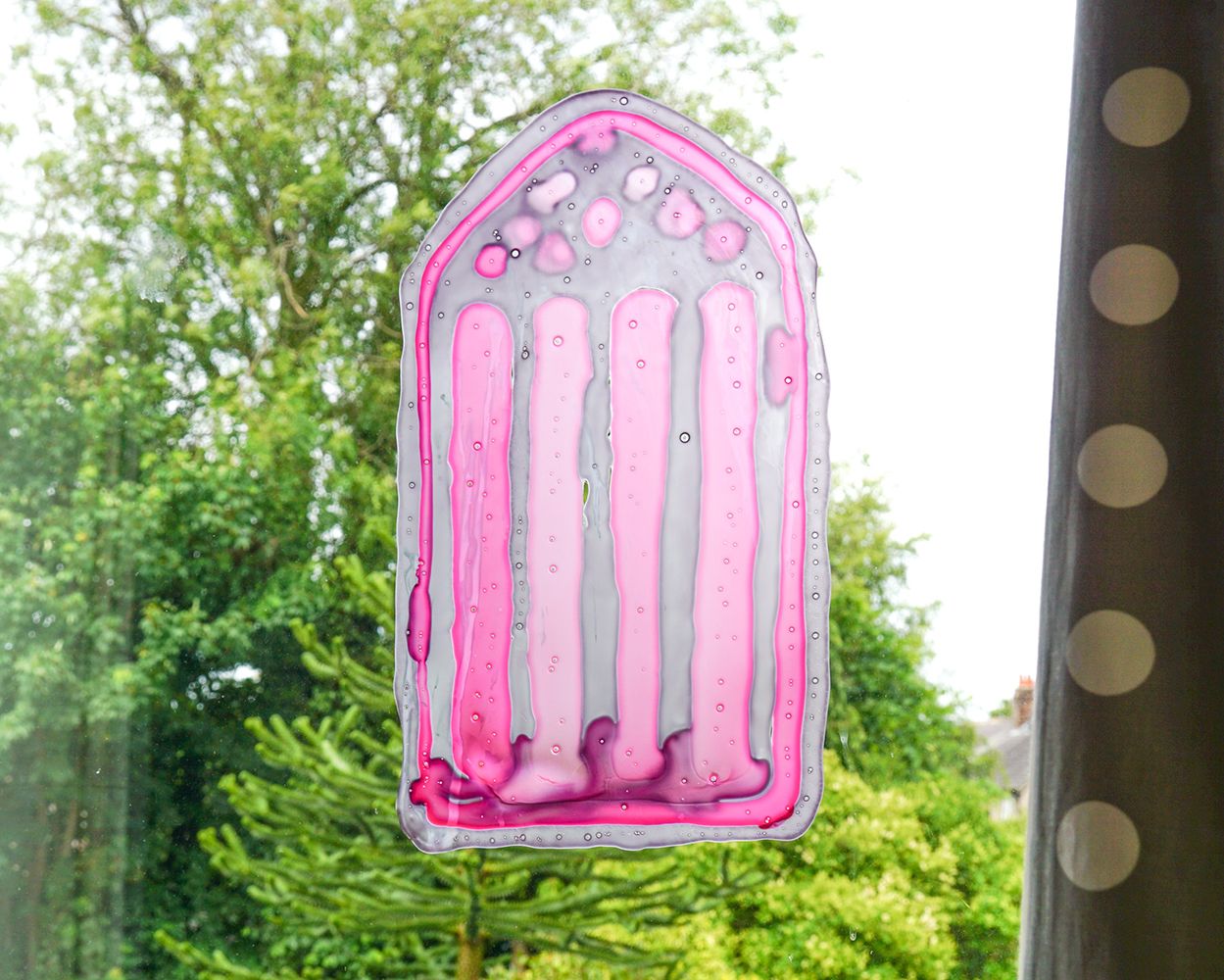 DIY Window Clings | How to Make Your Own Glass Decorations With PVA ...