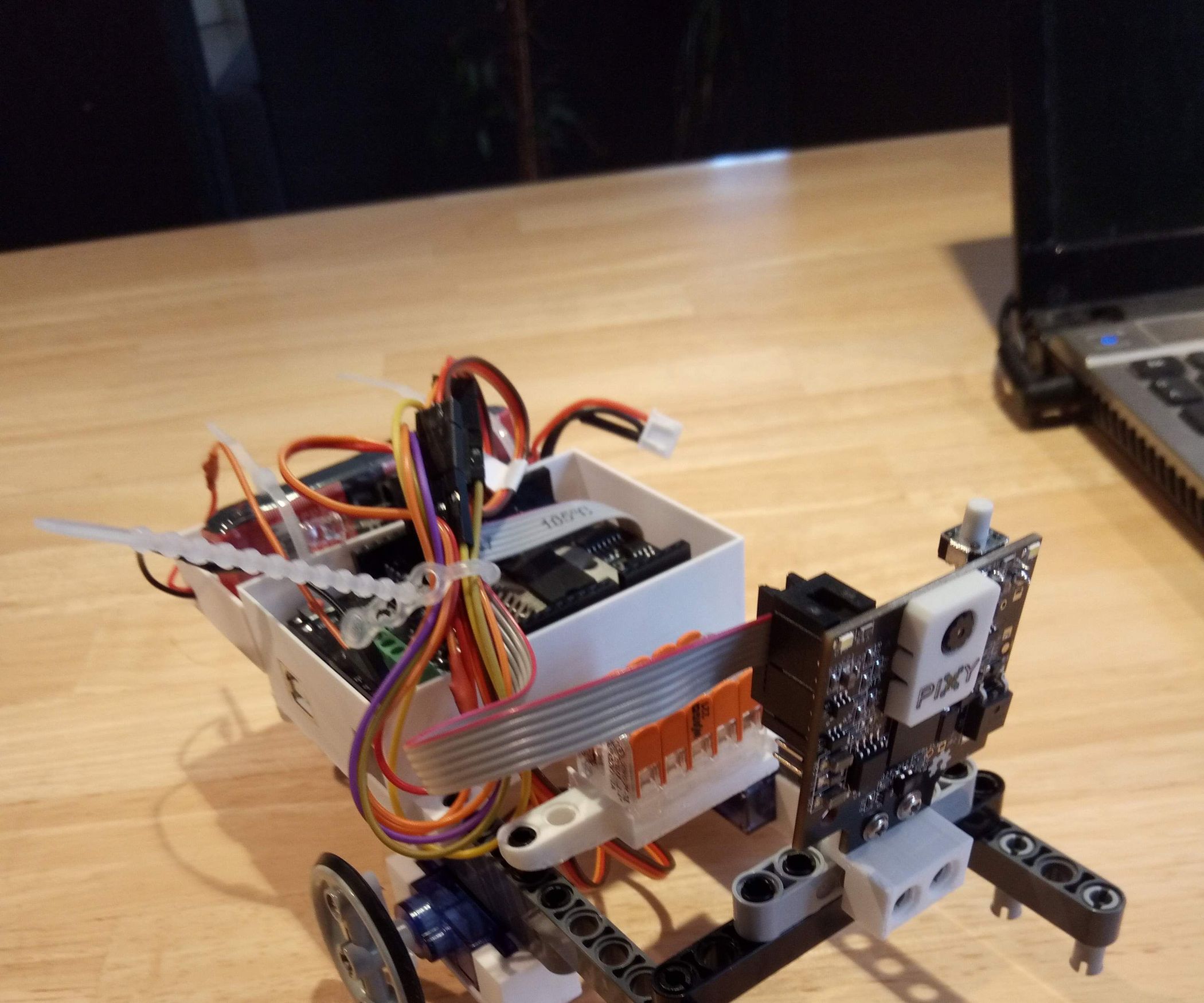 Pixy2Bot Object Follower (Servo Code) : 4 Steps - Instructables