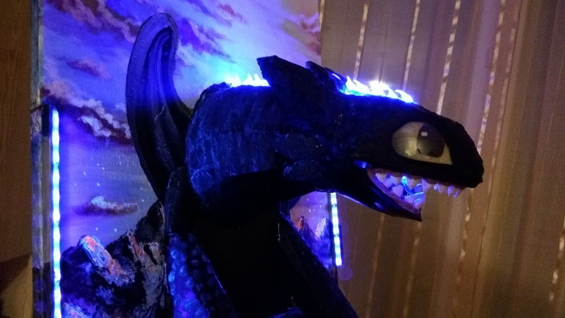 Toothless Blue Glow