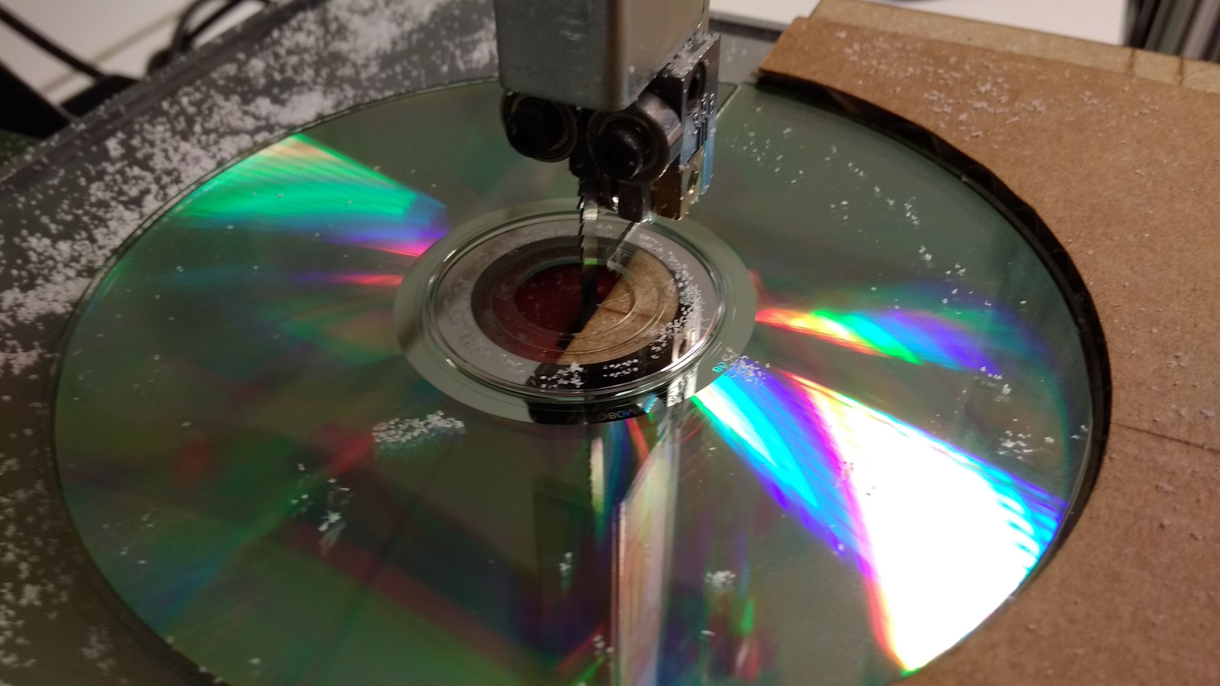 CD-Lamp : 8 Steps - Instructables