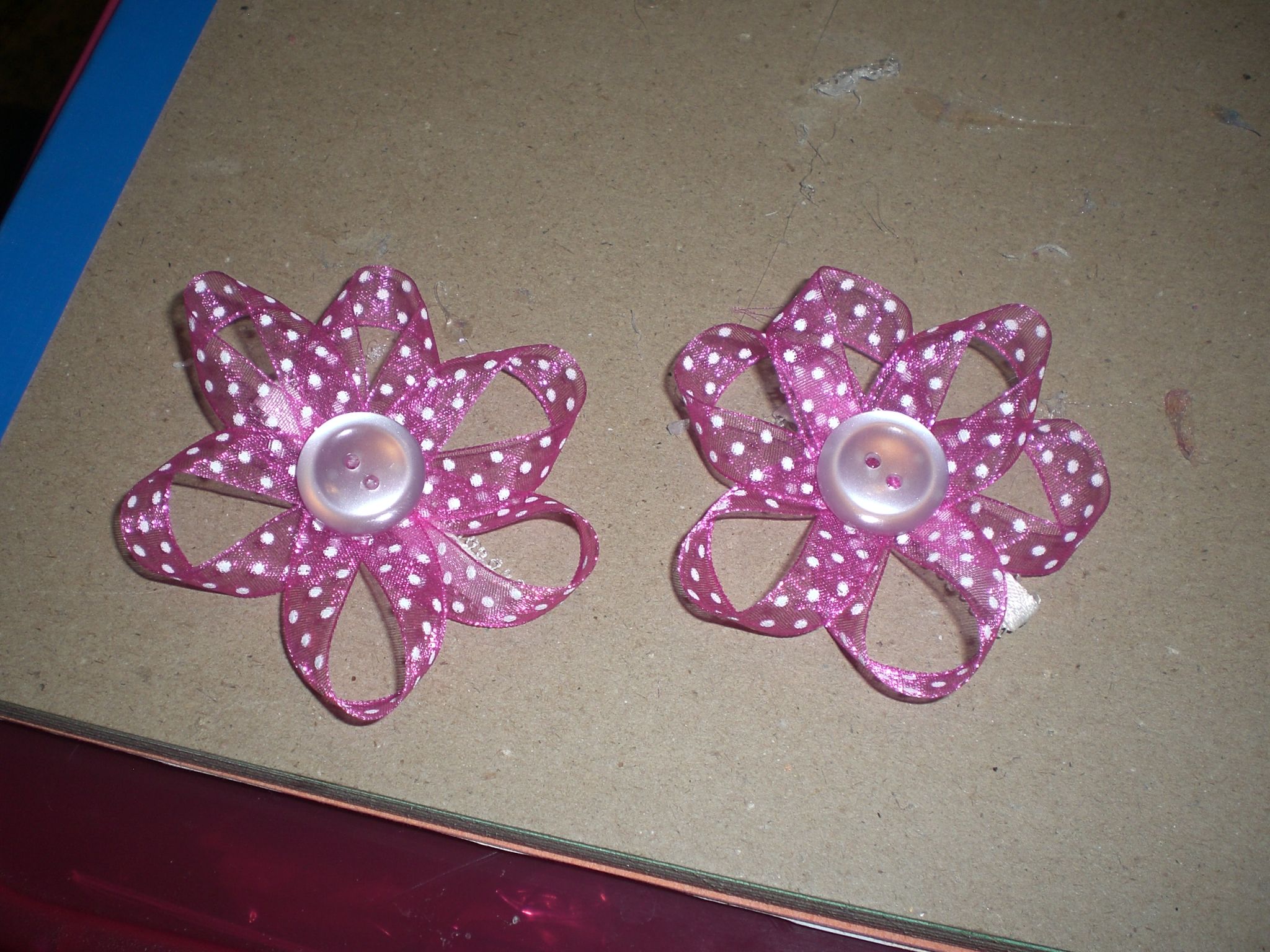 How to Make Button Flower Clippies for Your Little Girl : 9 Steps ...