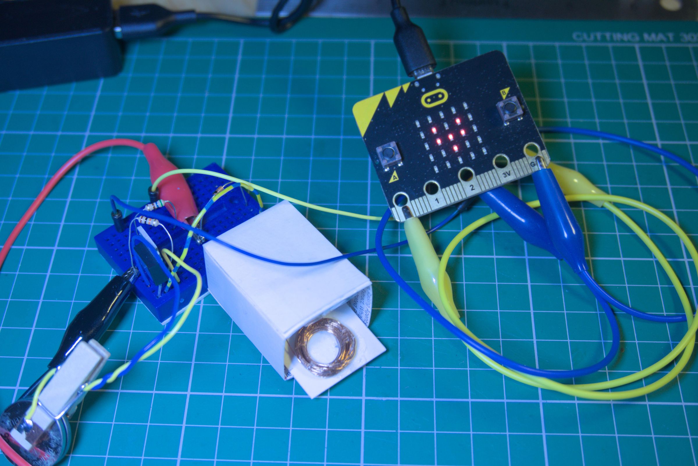 Electronic Flapping Butterfly : 4 Steps (with Pictures) - Instructables