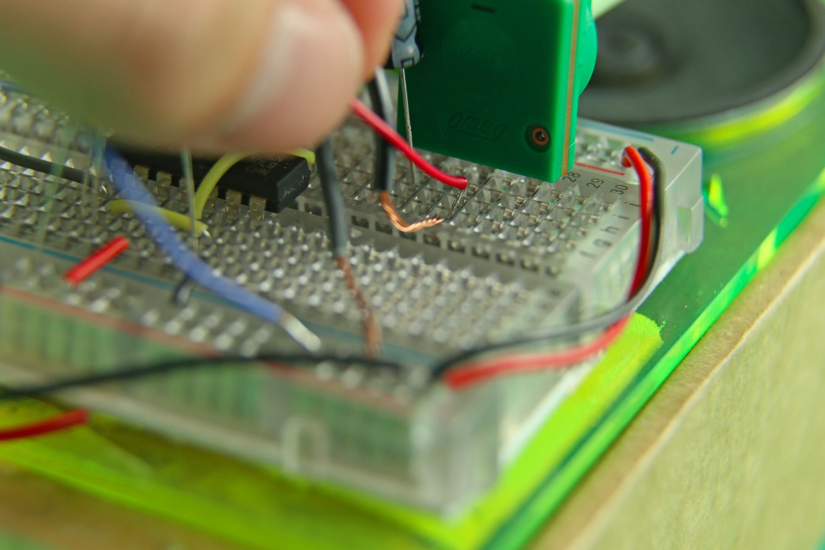 DIY Synth + Audio Jack : 4 Steps - Instructables