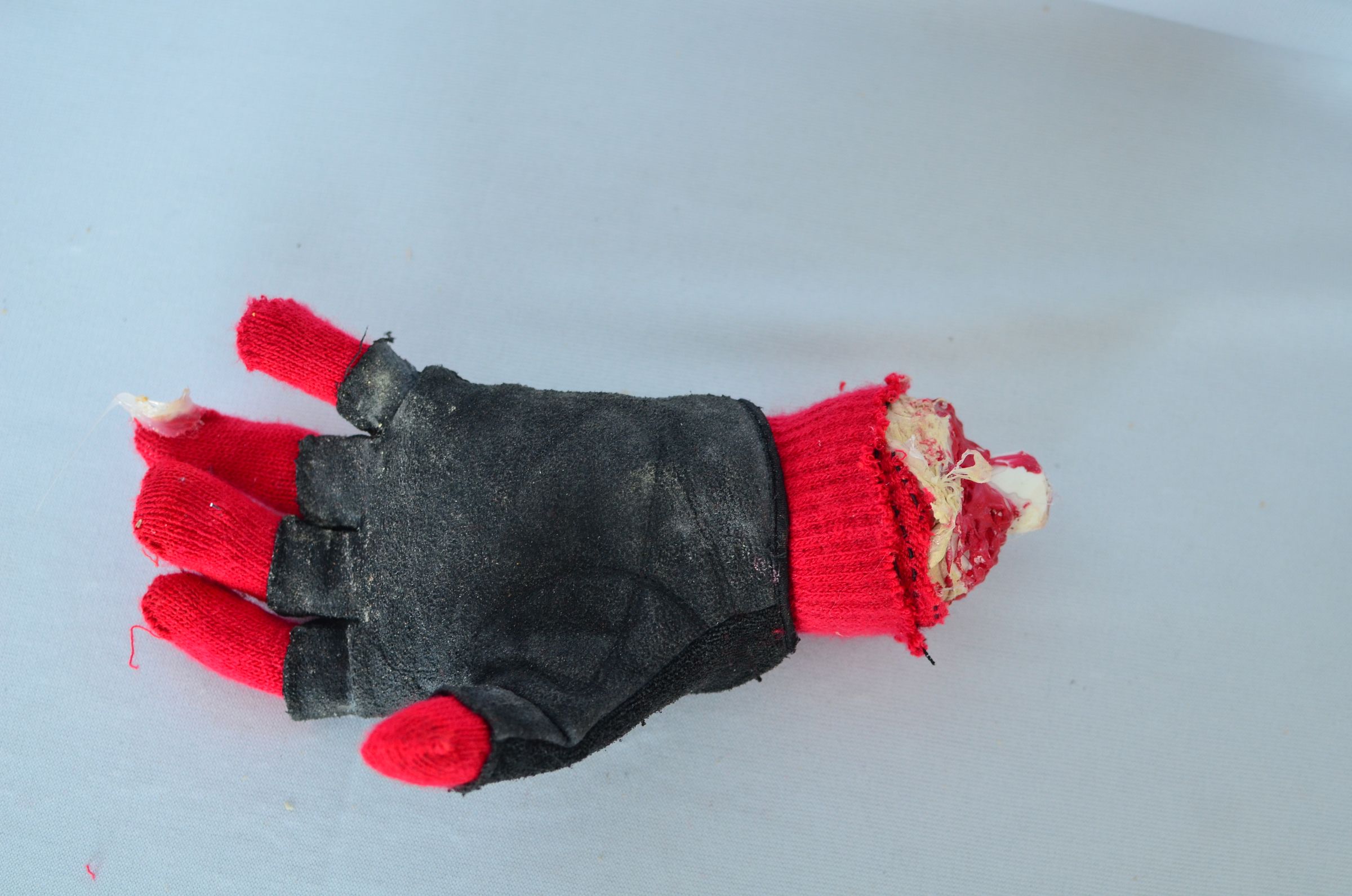 Deadpool Hand and Wireless Pistol Hot Glue Gun : 5 Steps (with Pictures ...