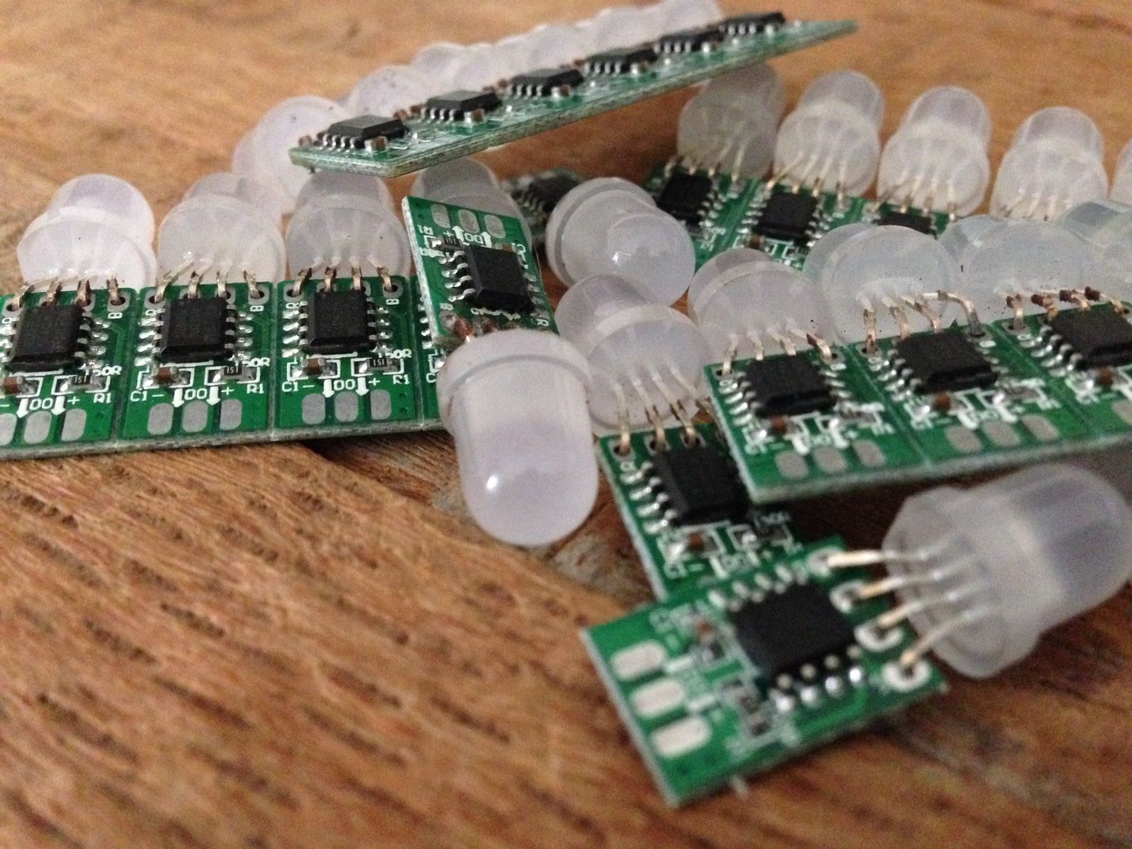 Stackable LED Cubes! : 10 Steps - Instructables