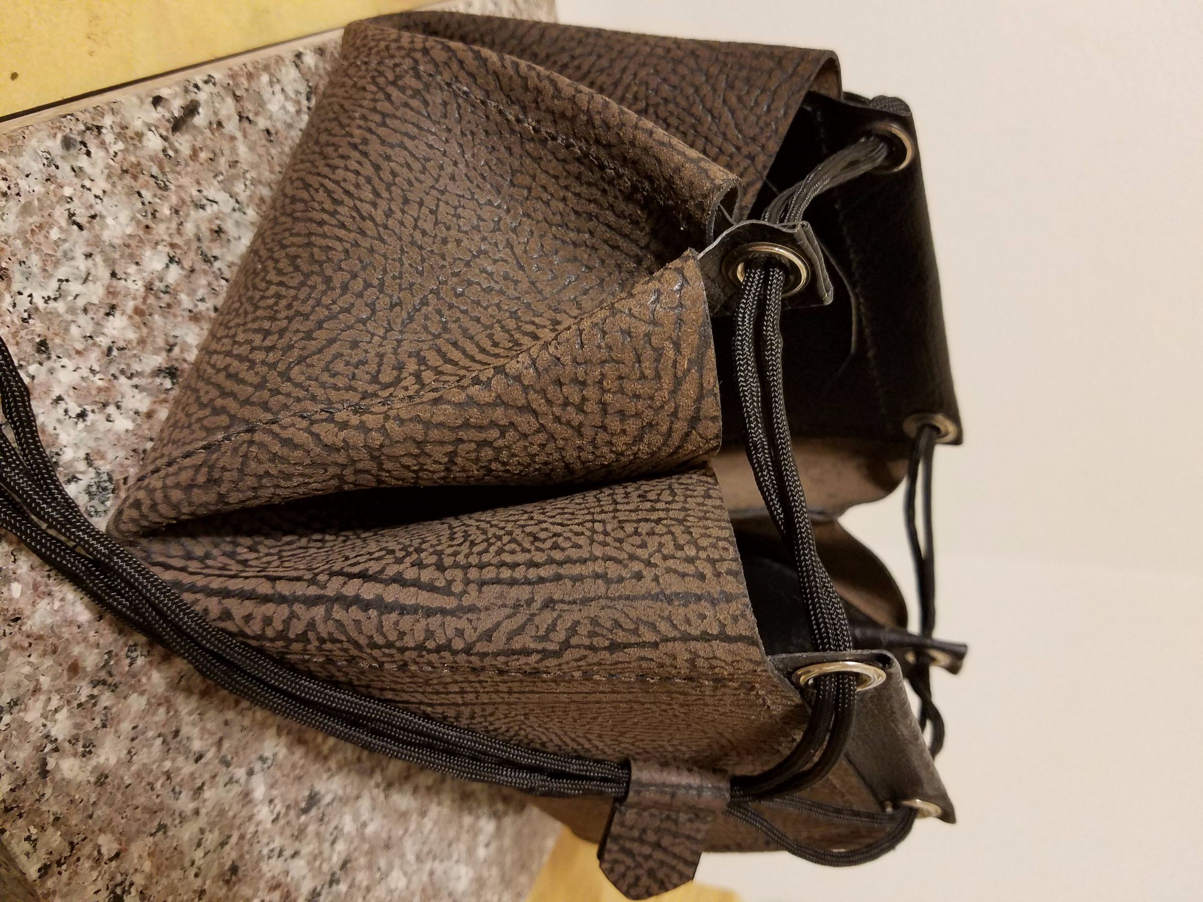 Leather "Traps" Drawstring Purse : 11 Steps (with Pictures) - Instructables