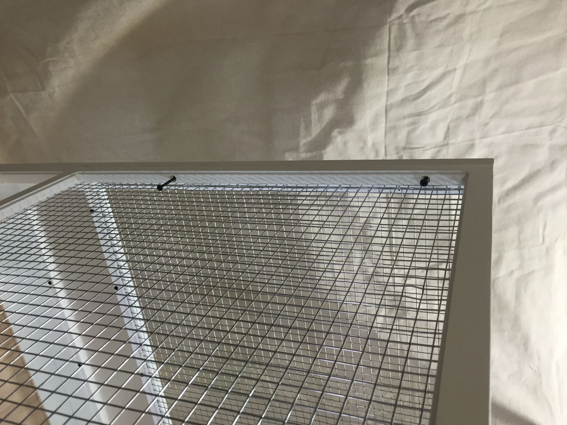 Jennifer's Display Cage W/Removable Divider - Instructables