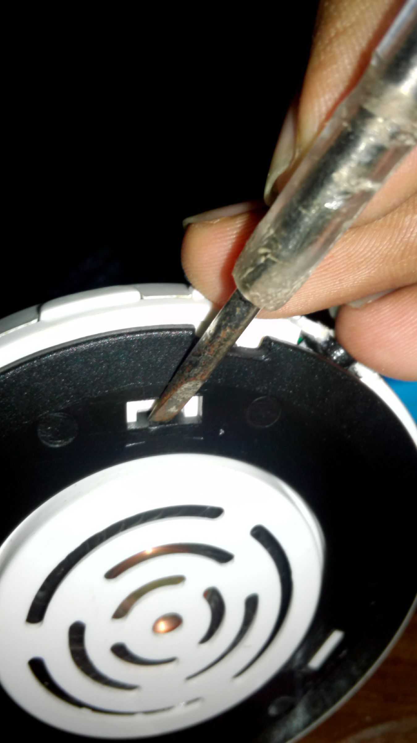 Audio Out Hack for Bluetooth Headphones : 4 Steps (with Pictures ...